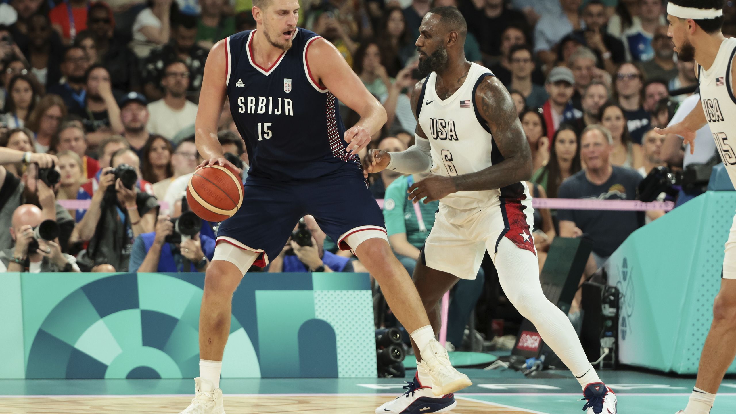 Paris 2024 | Dream Team Amerika komt met de schrik vrij tegen Servië ...