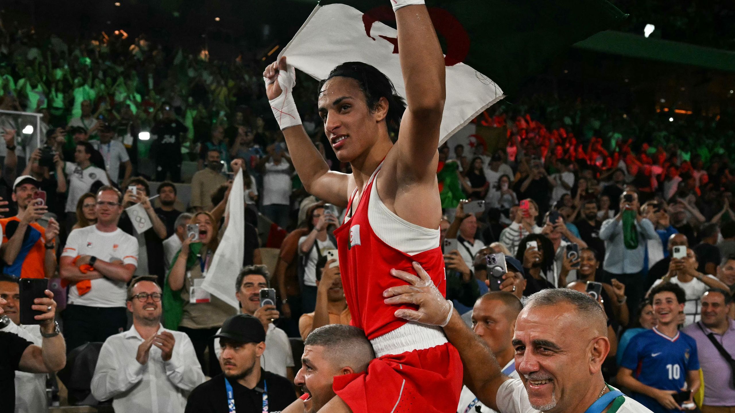 Paris 2024 - La boxeuse algérienne Imane Khelif fait de sa victoire une ...