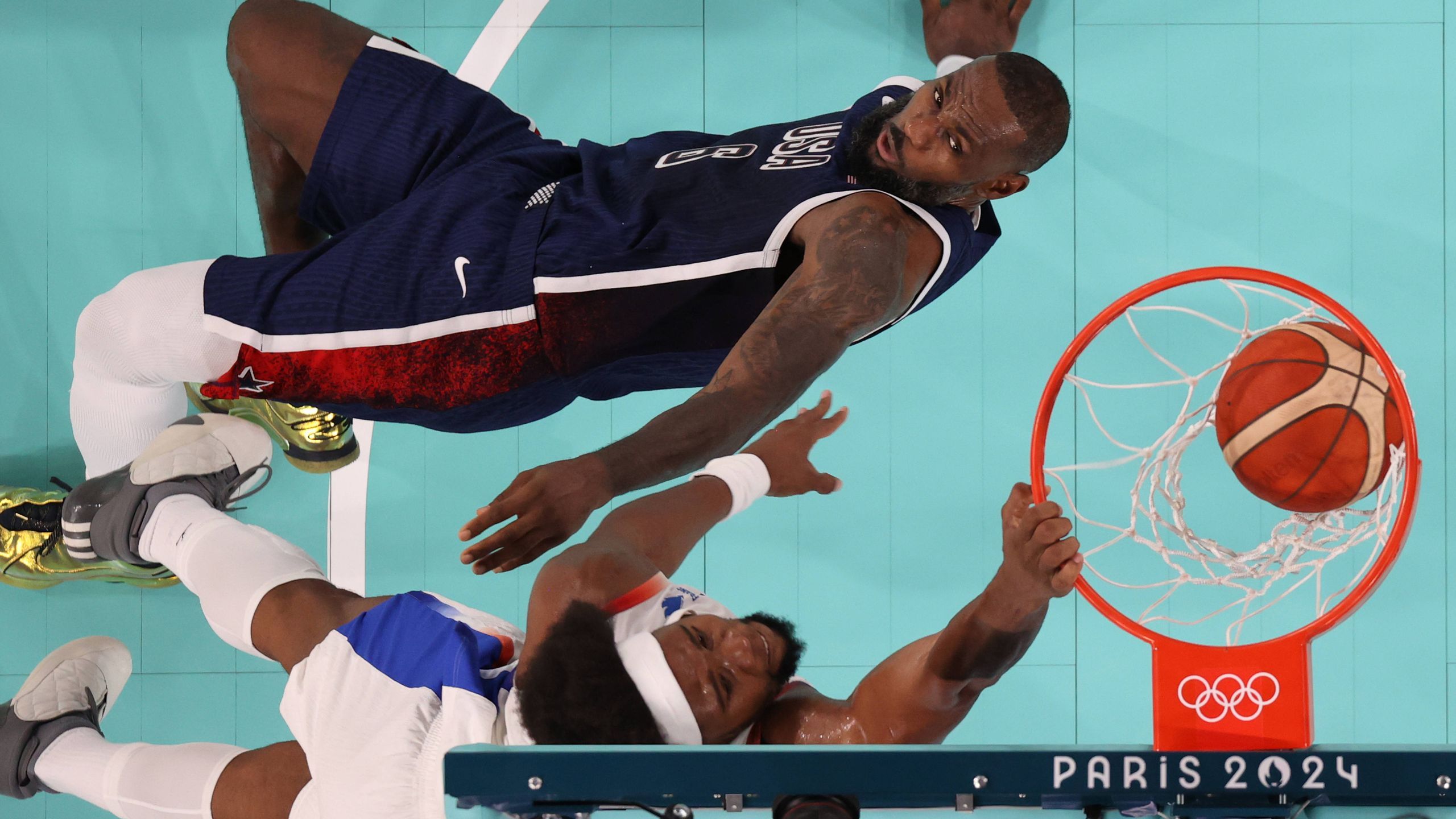 Olympia 2024 - Guerschon Yabusele mit spektakulärem Poster-Dunk über ...