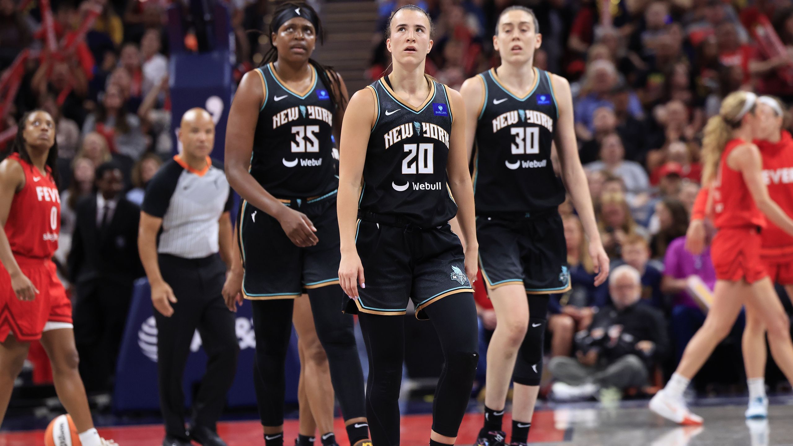 A reînceput sezonul în WNBA! Sabrina Ionescu şi Breanna Stewart s-au ...