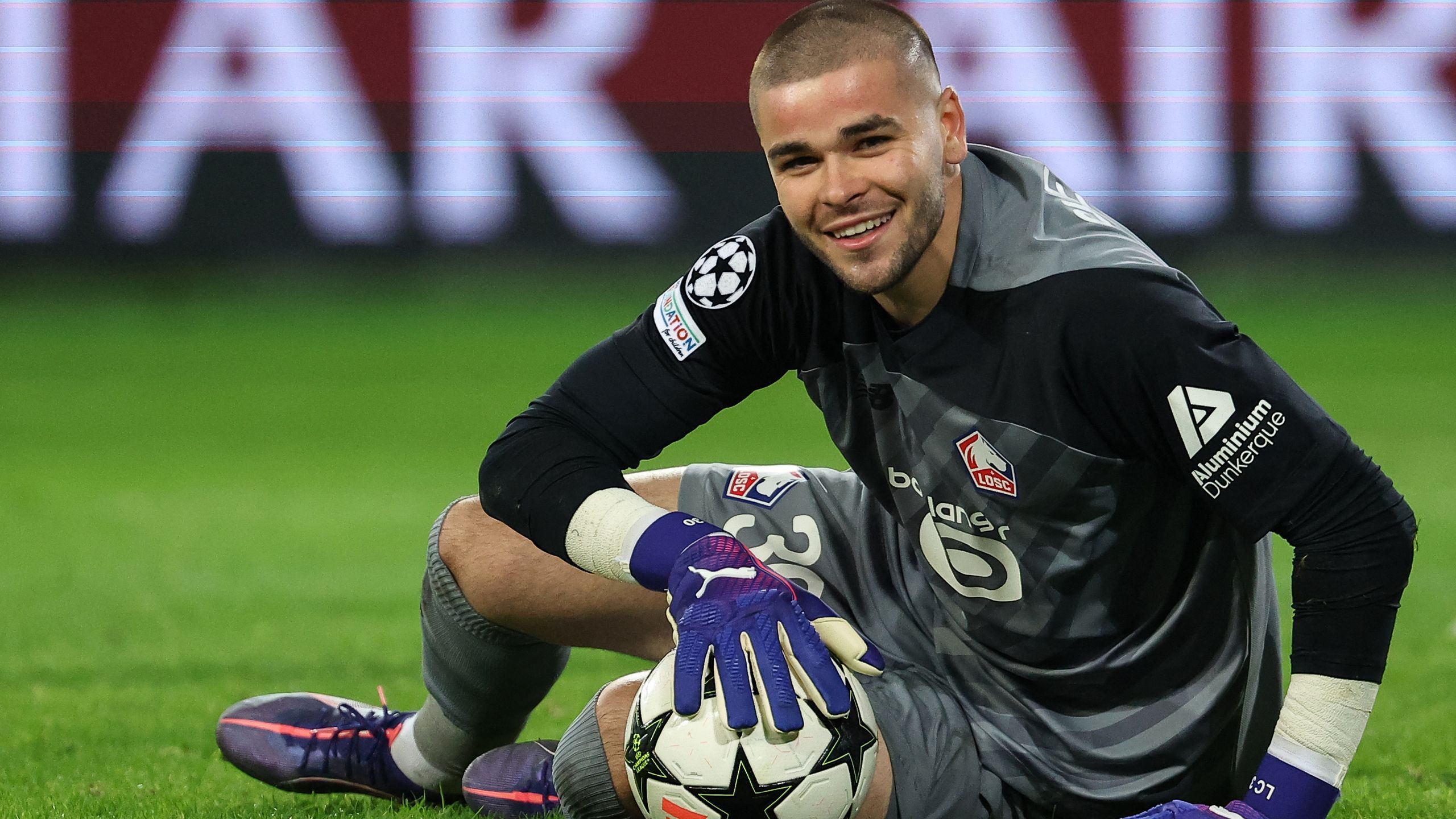 Transferts | Lucas Chevalier fait de l'oeil au Barça : Les 6 infos ...