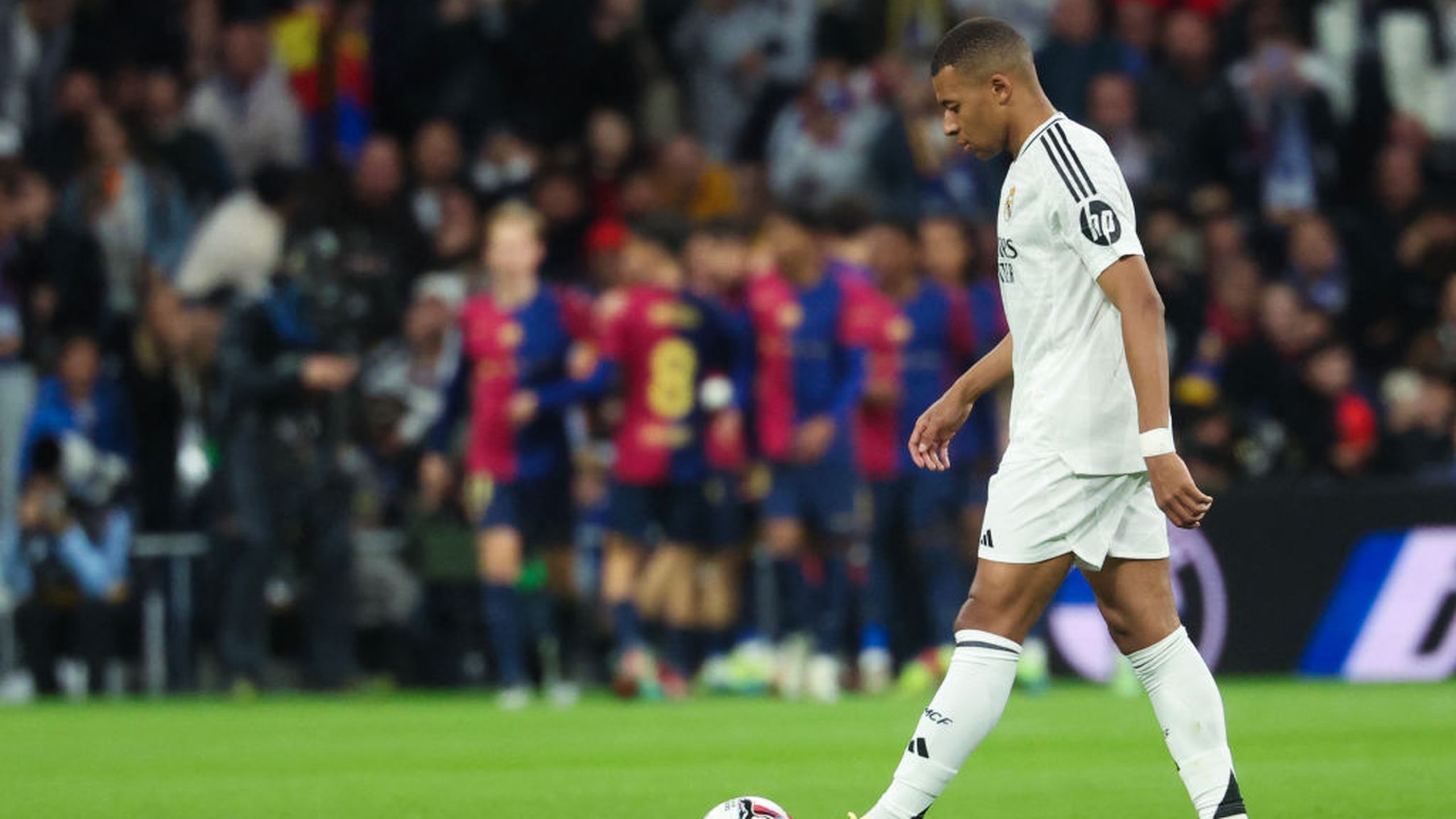 Les Tops et Flops du Clasico Real - Barça : Mbappé hors-sujet, Raphinha ...