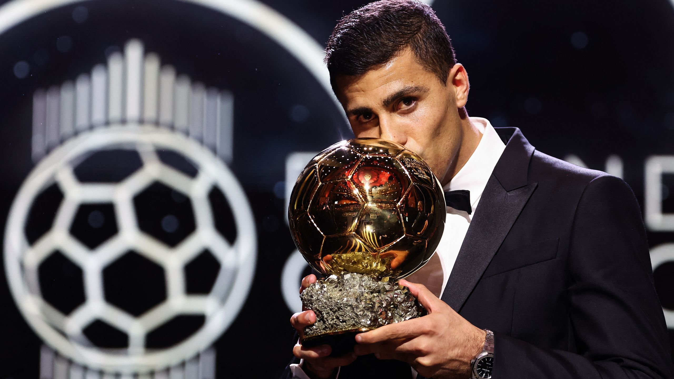 Voetbal | Dit zijn de winnaars bij het Gouden Bal-gala - Rodri volgt ...