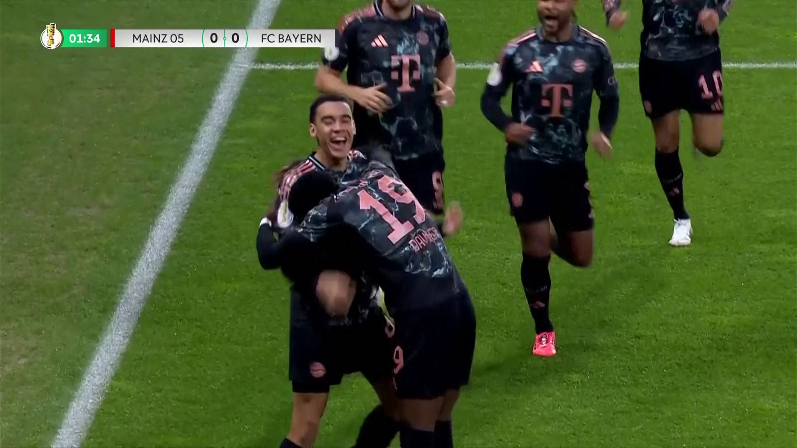 Jamal Musiala scatenato: tripletta in Bayern Monaco-Mainz 4-0, gli ...