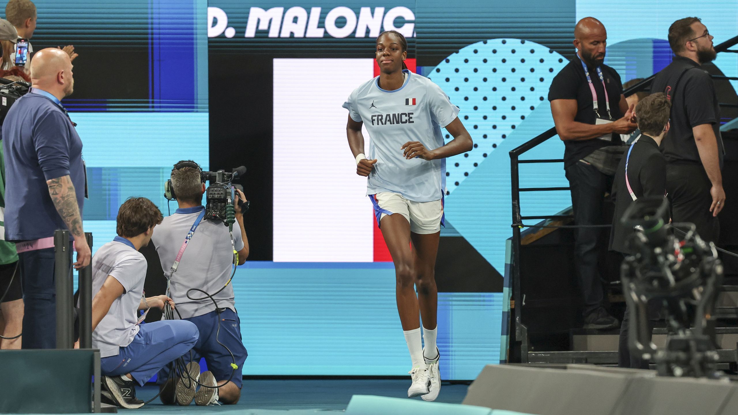 Basket | Premier dunk de la Française Dominique Malonga : pourquoi c ...