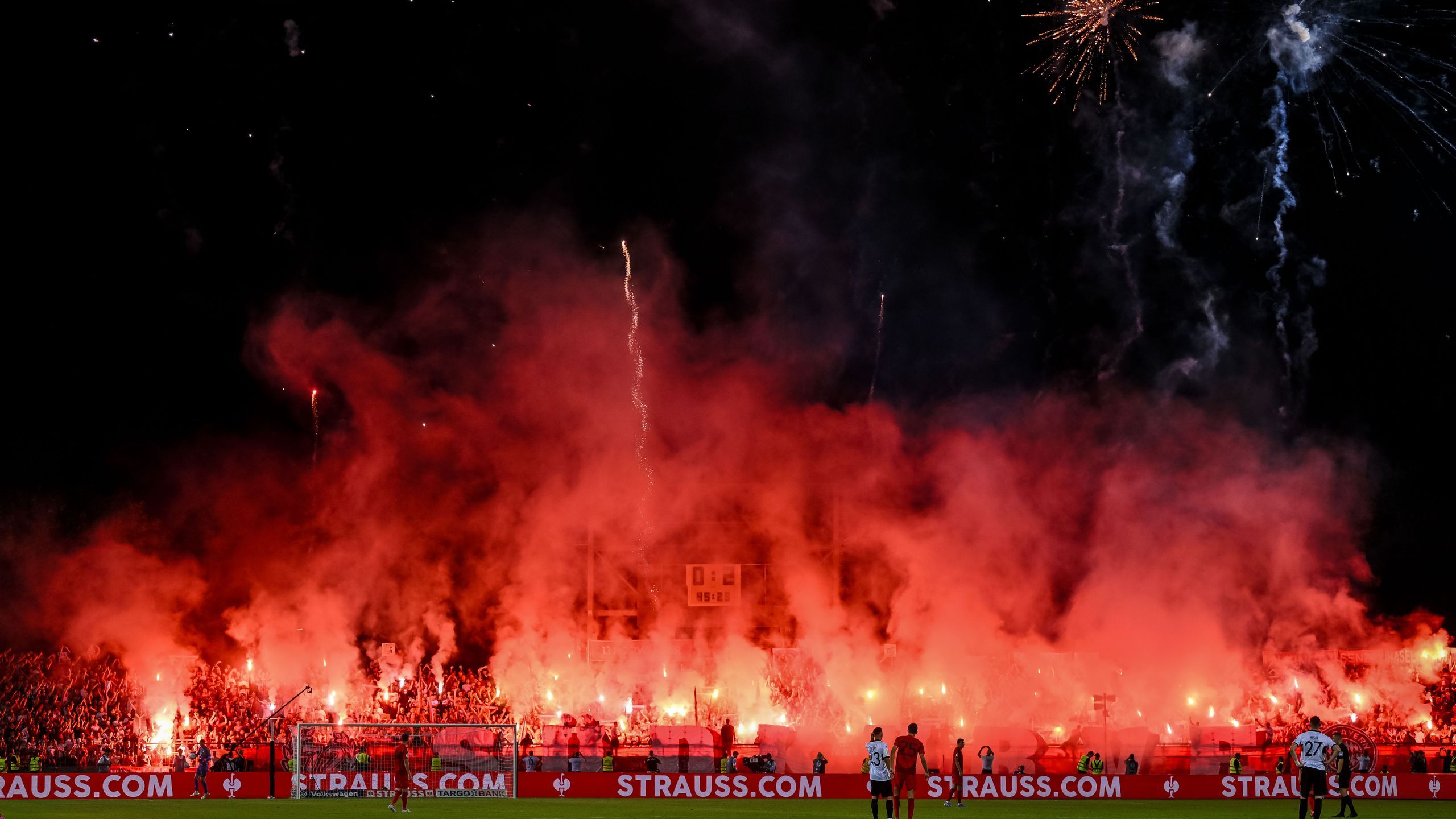 FC Bayern nach Pyro-Zündelei der eigenen Fans beim SSV Ulm zu ...