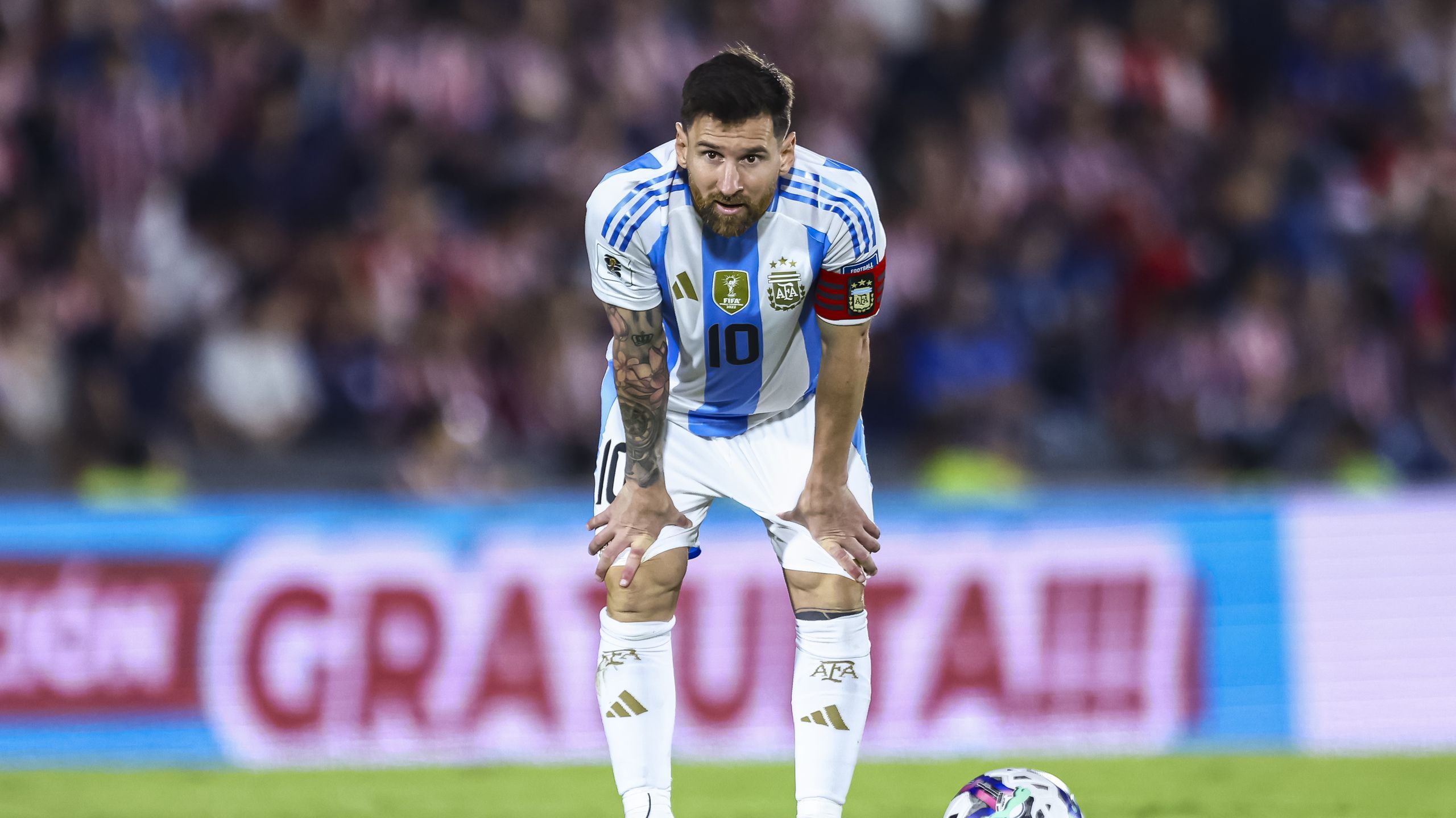 Voetbal | Argentinië gaat met scheldende Lionel Messi onderuit tegen ...