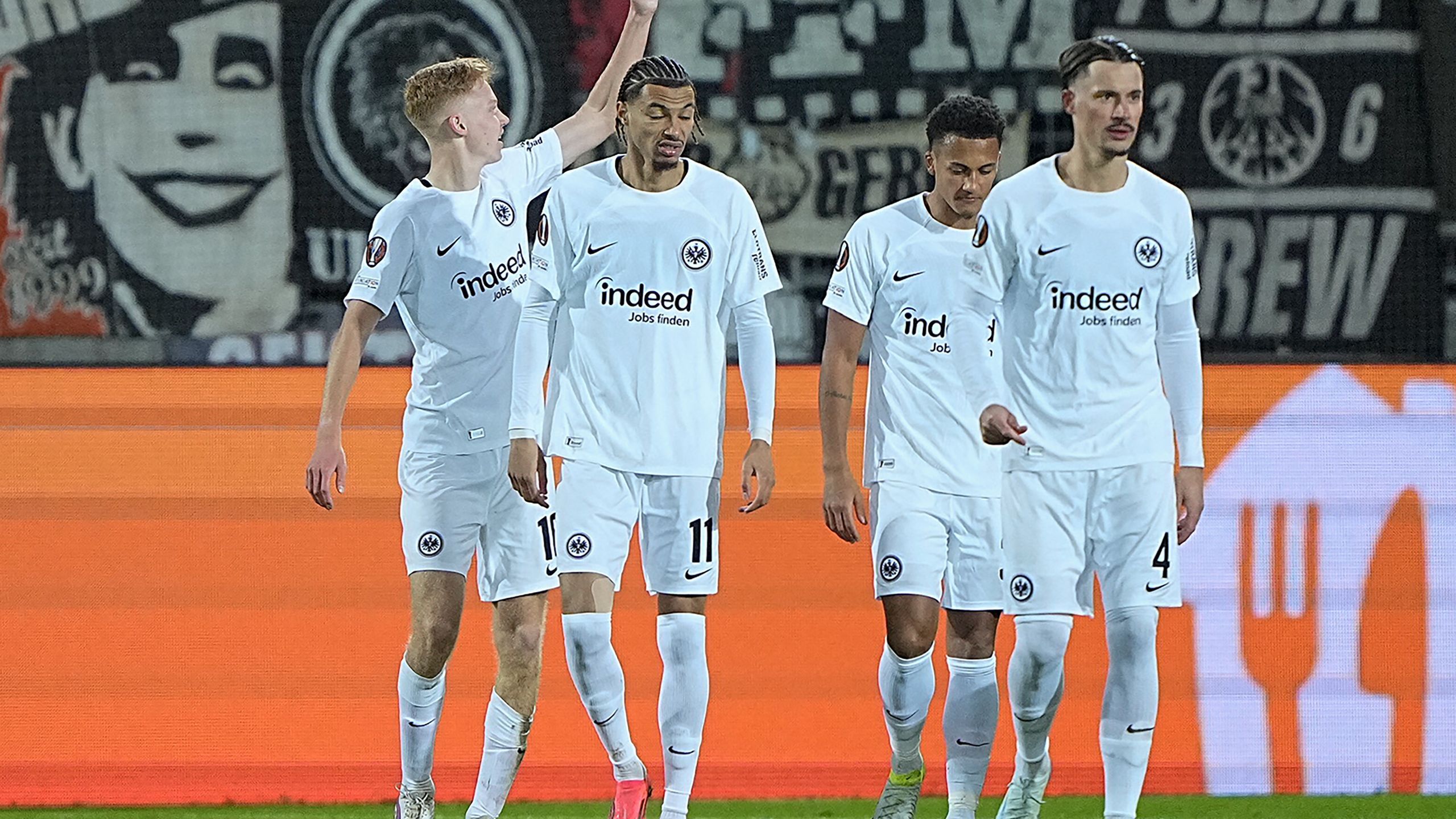 Eintracht Frankfurt gewinnt beim FC Midtjylland: Großer Schritt ...