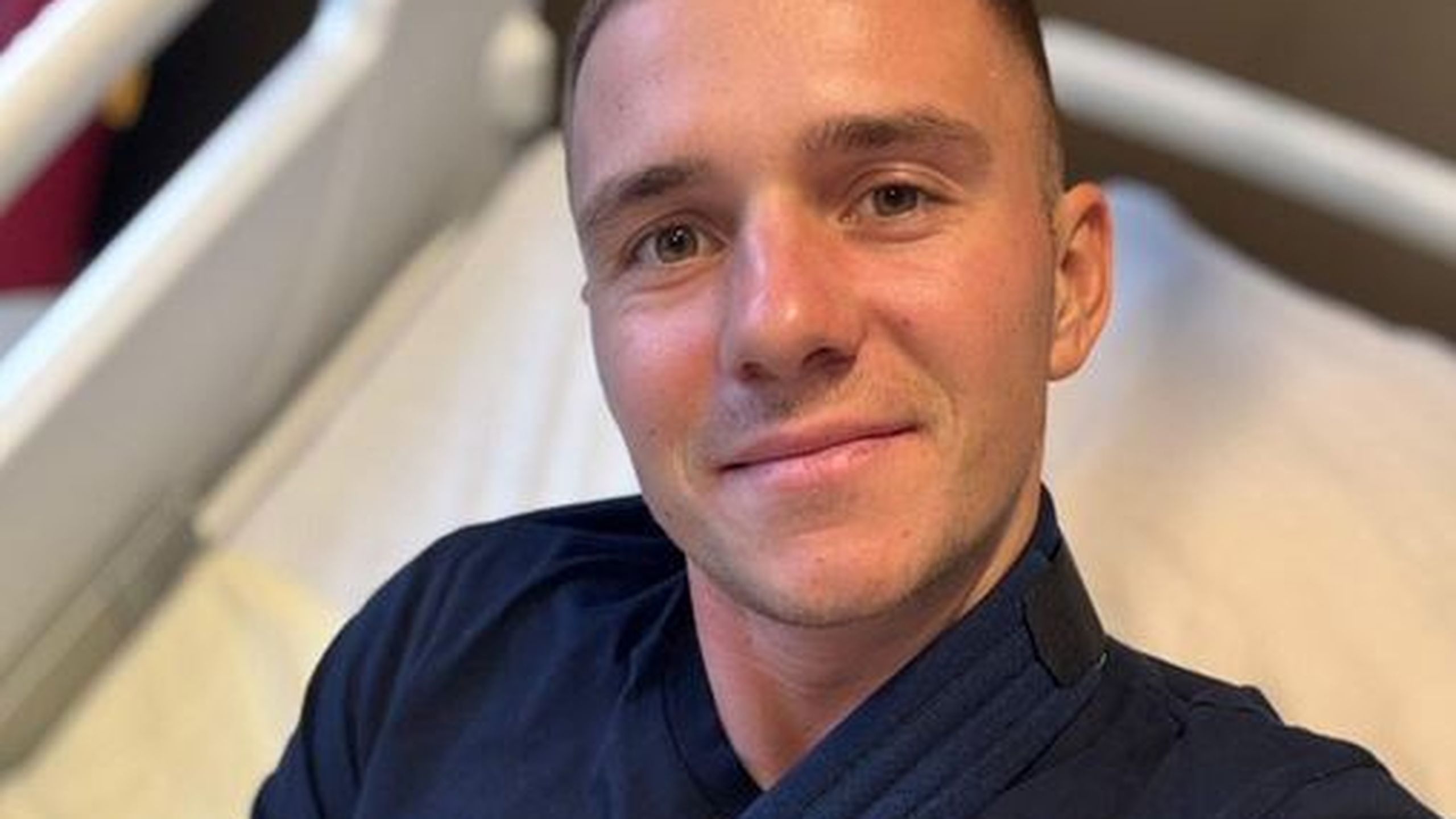 Remco Evenepoel meldet sich nach schwerem Trainingsunfall aus dem ...