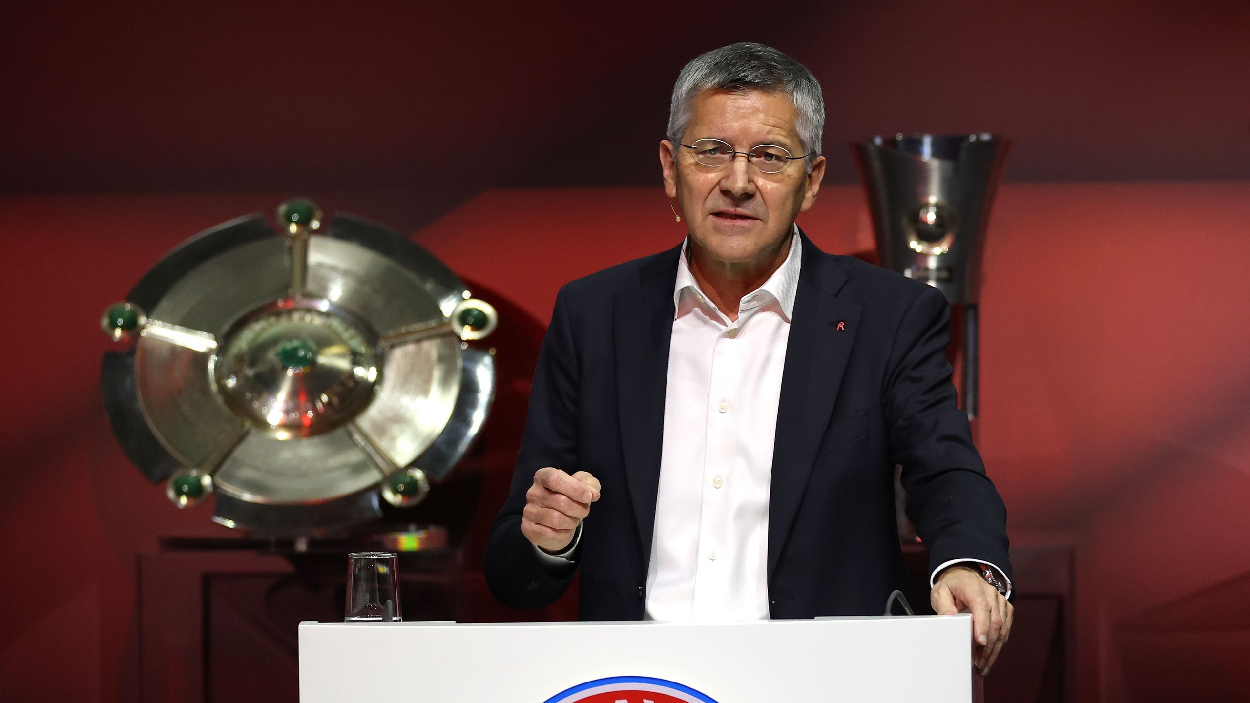 Jahreshauptversammlung des FC Bayern: Münchner vermelden Rekordumsatz ...