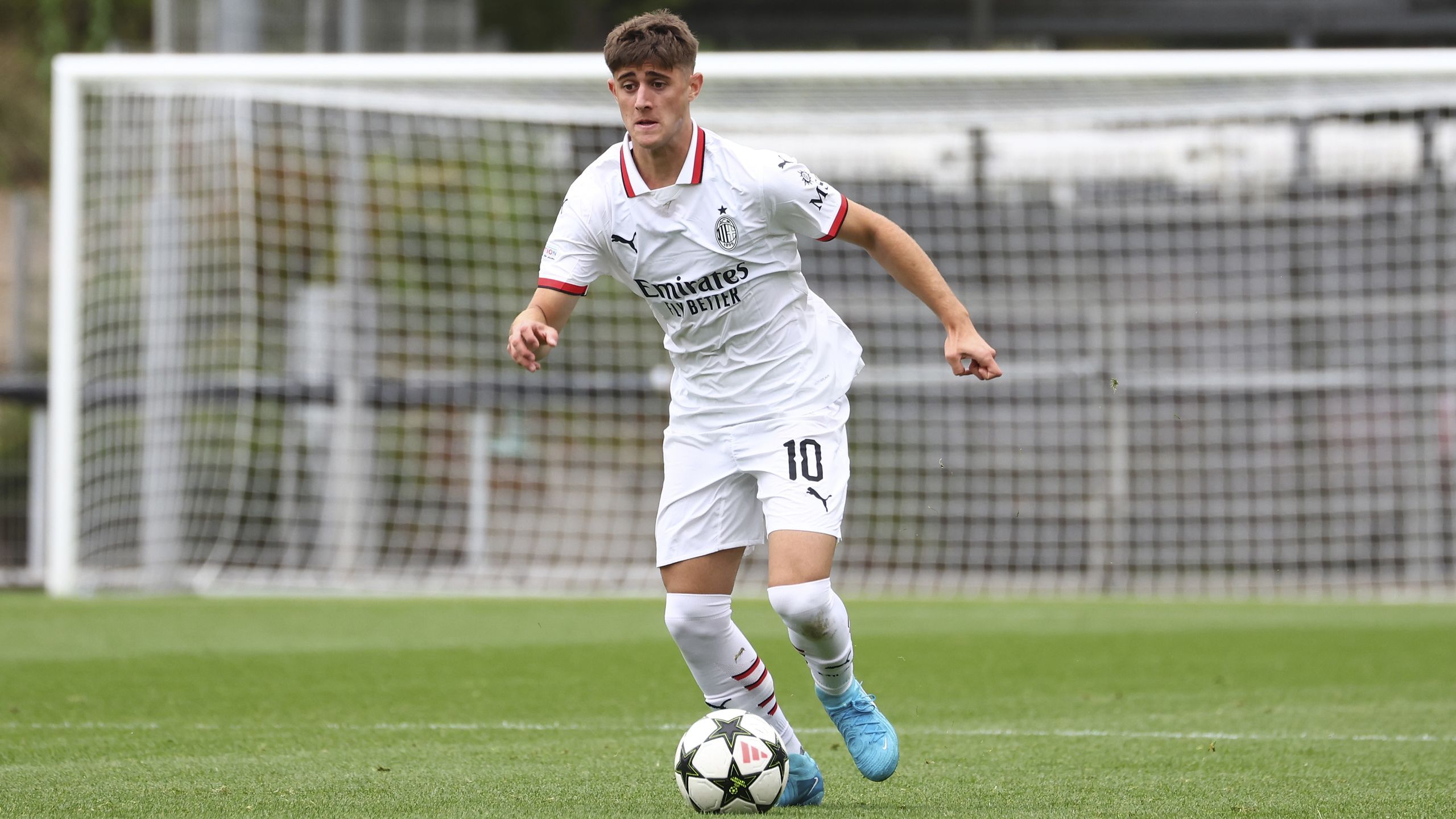 Mattia Liberali lascia il Milan a titolo gratuito: andrà al Catanzaro ...