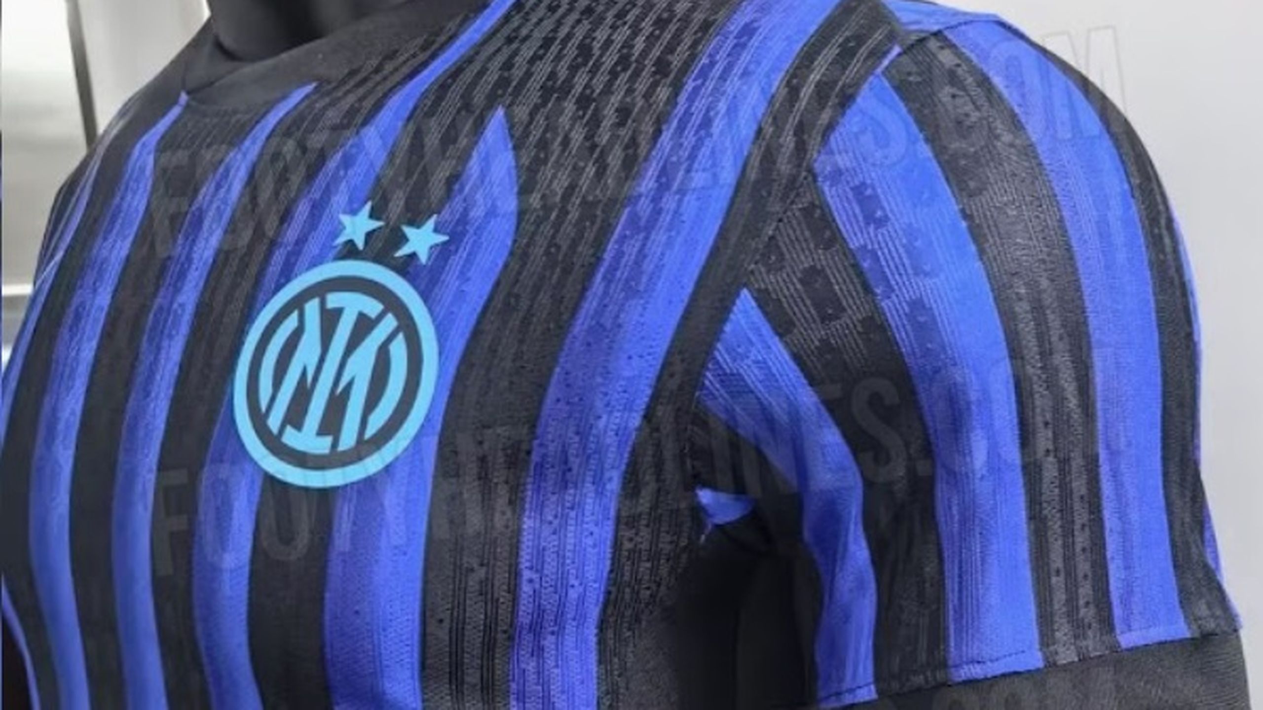 Inter, la nuova maglia 2025-26 sarà così? Stemma azzurra e strisce ...