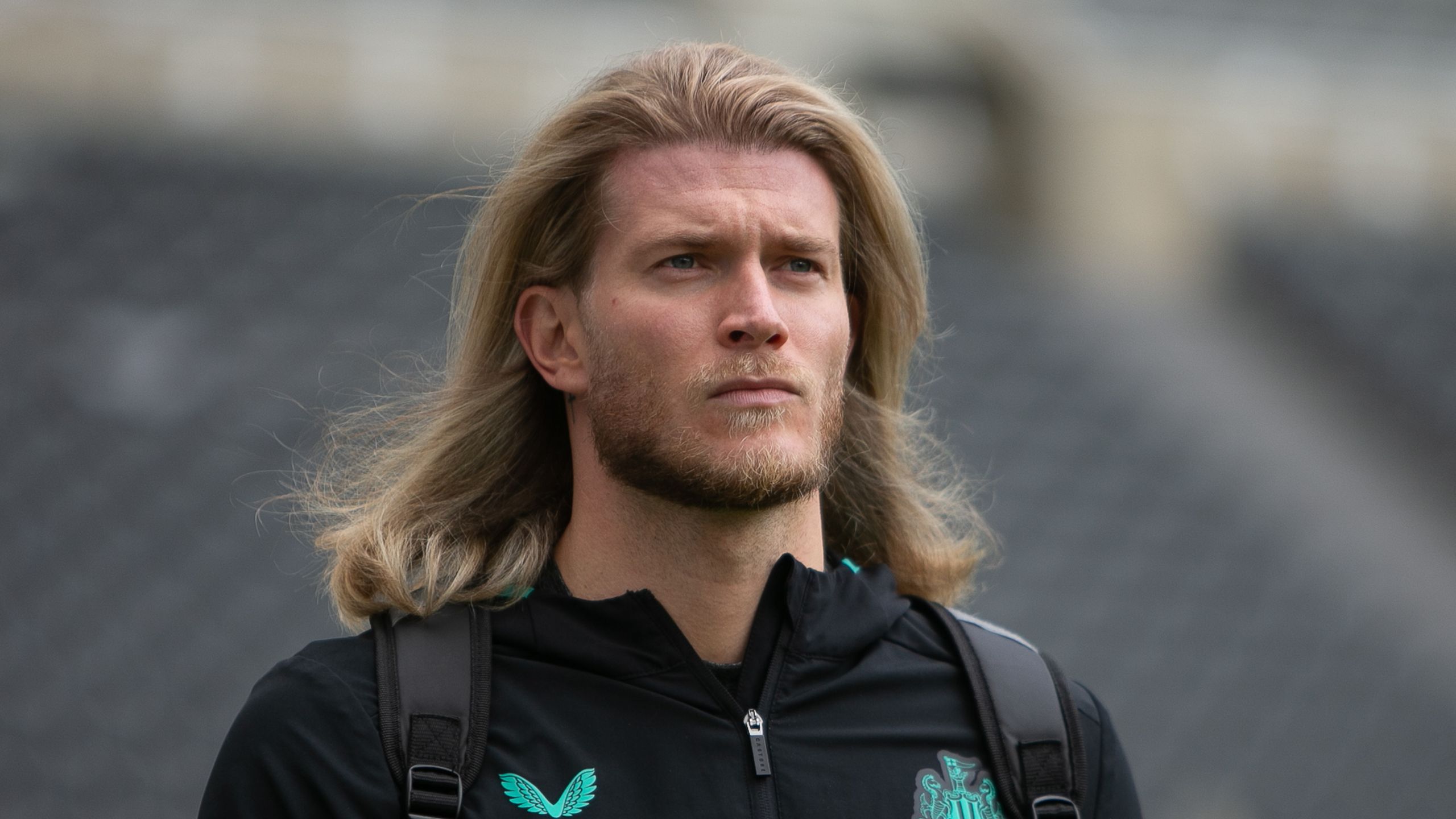 FC Schalke 04 verpflichtet Torhüter Loris Karius: Ex-Liverpool-Keeper ...