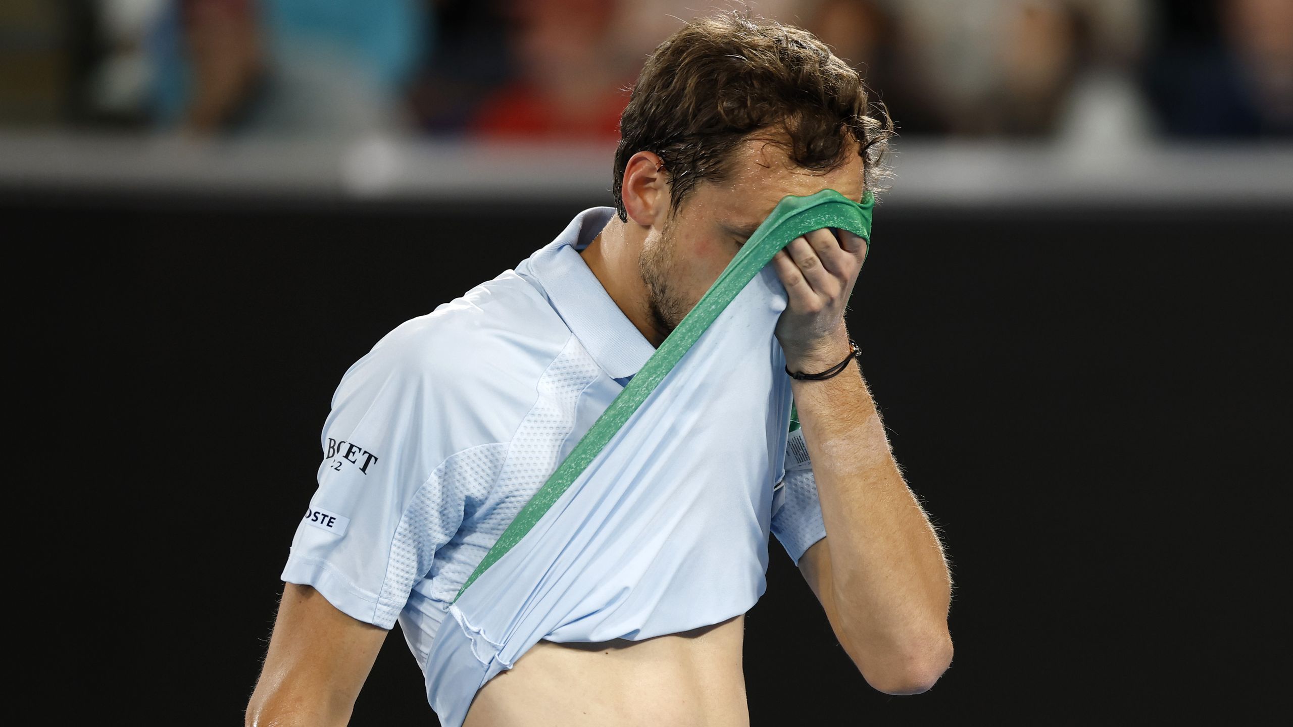 Clamoroso: Medvedev eliminato al secondo turno dal n.121 del mondo! Il giovane Tien logora il ...