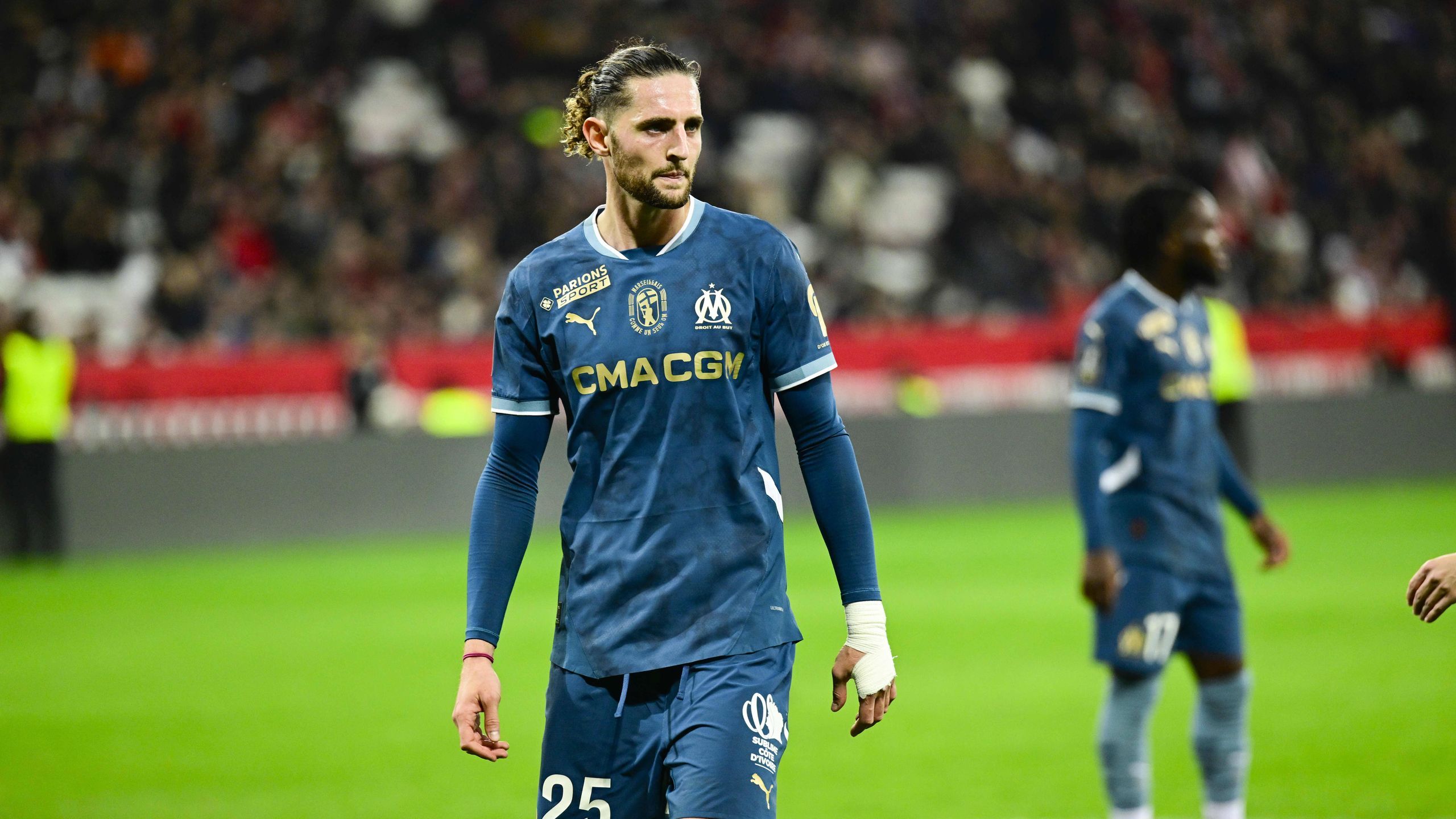 Ligue 1 | Banderoles insultantes lors de PSG-OM : Véronique Rabiot va ...