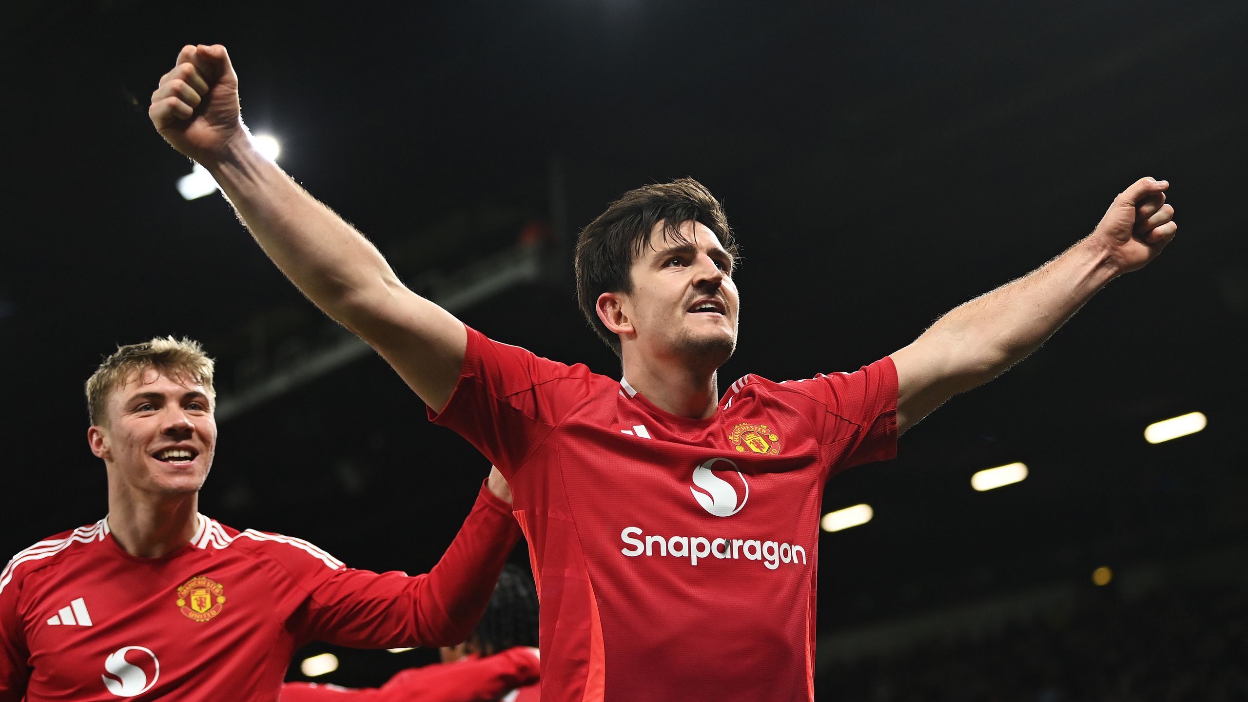 Harry Maguire helps Manchester United defeat Leicester in offside time to reach FA Cup fifth round Eurosport