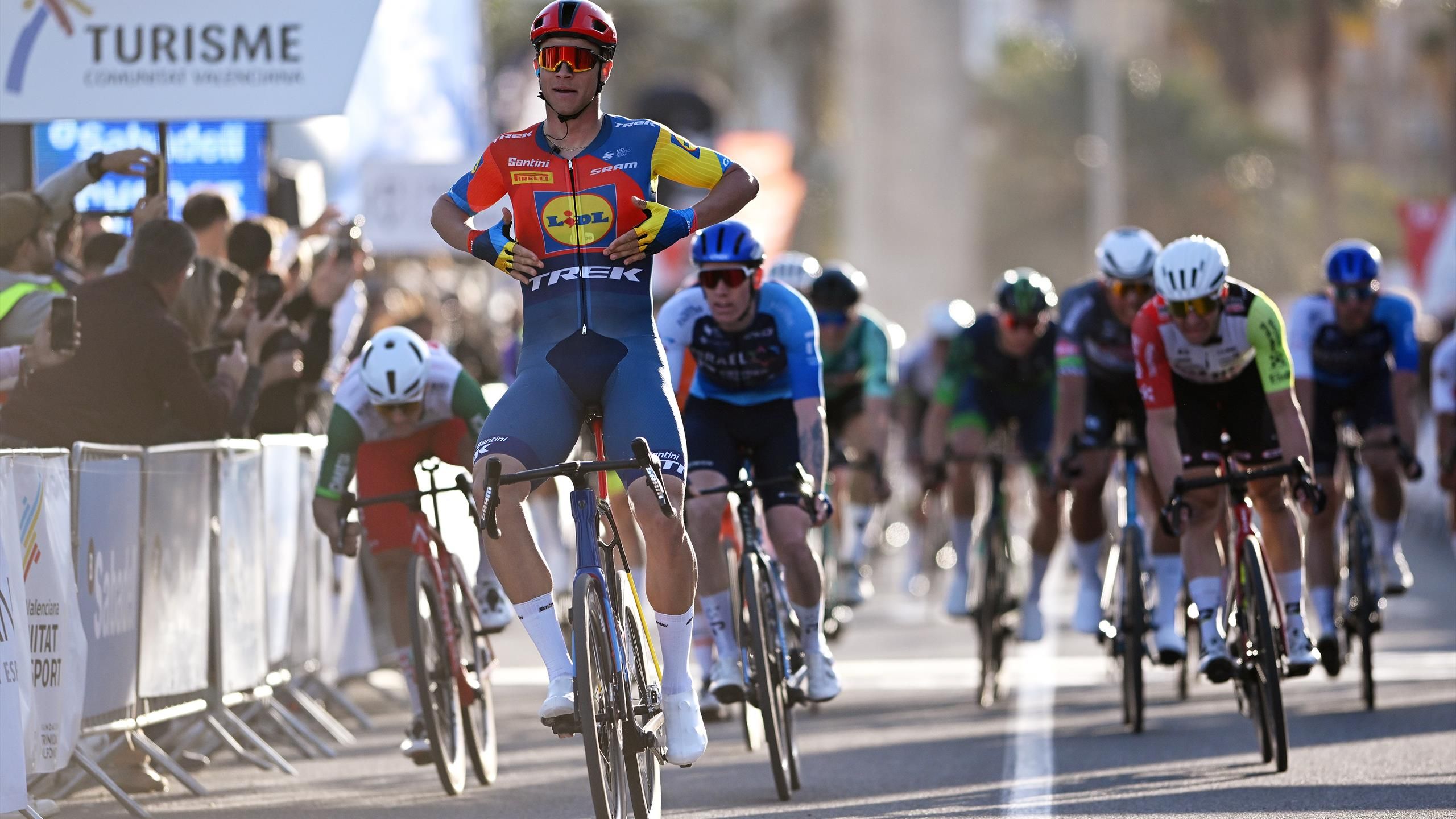 Volta Comunitat Valenciana 2025 | Final 5ª etapa: Milan, un cohete en ...