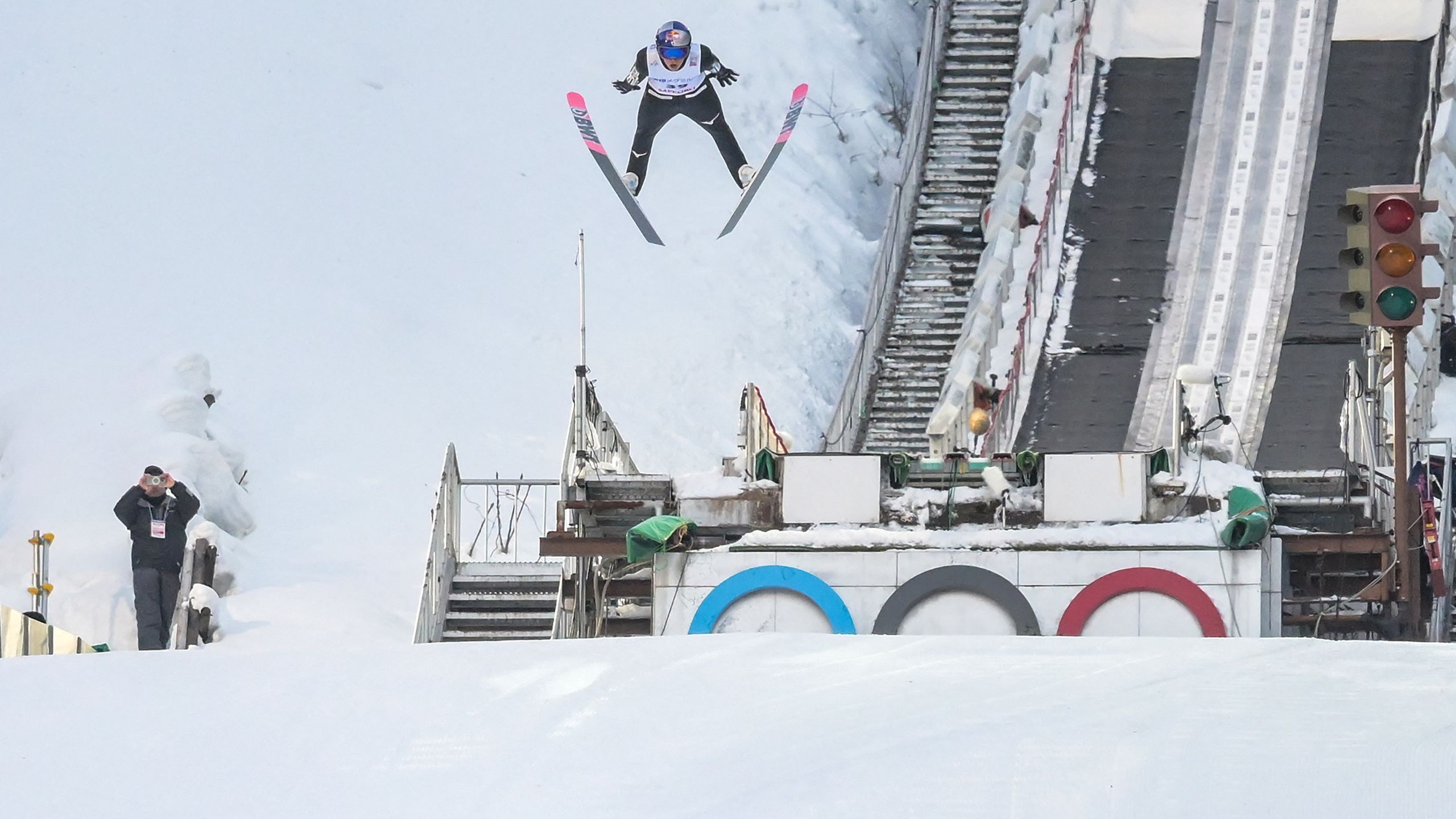 Skoki narciarskie Sapporo 2025: Kobayashi znów poleciał po triumf ...