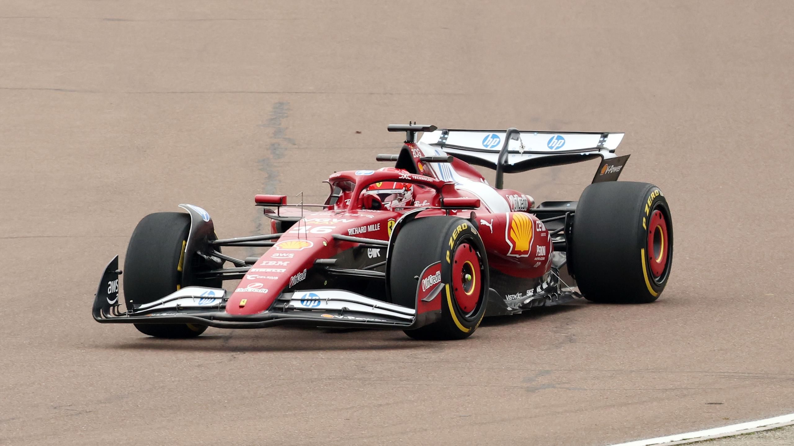 Lewis Hamilton et Charles Leclerc au volant de la Ferrari SF-25 - Formula 1 video - Eurosport