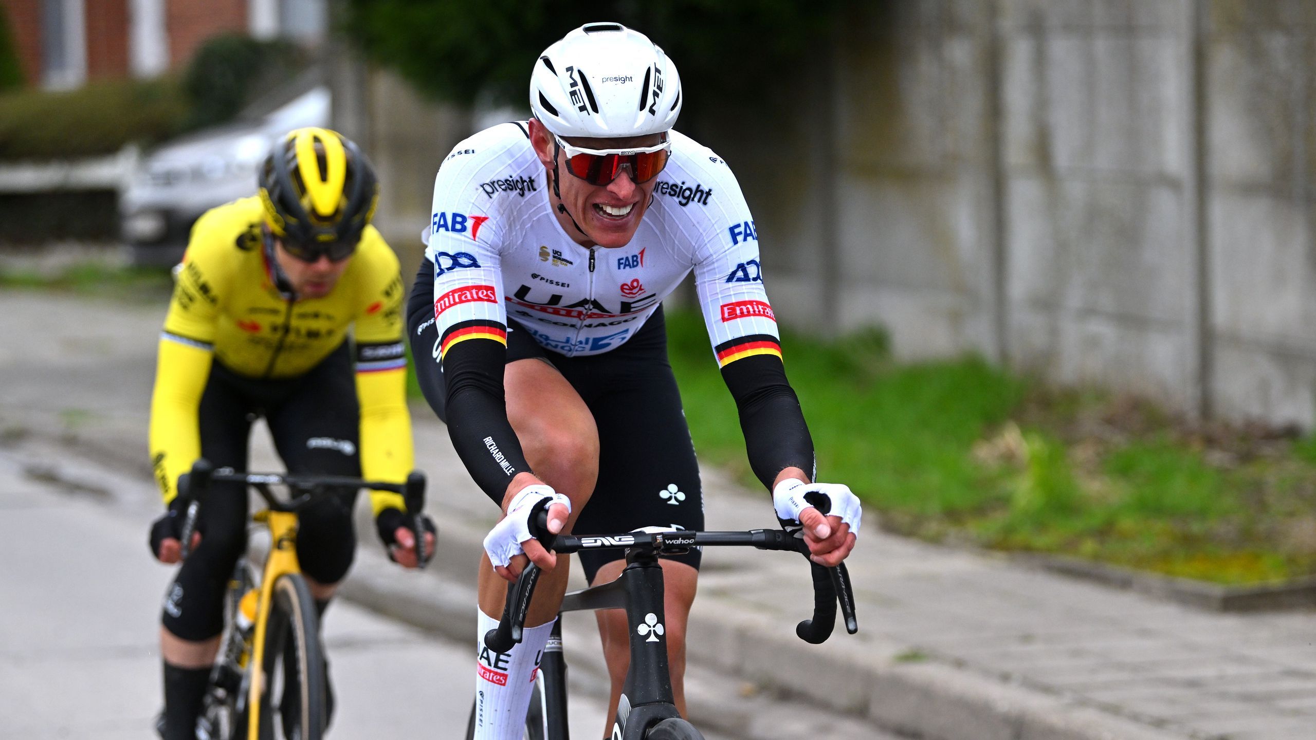 Nils Politt bereit für Siege mit Team UAE: Klassikersaison startet in ...