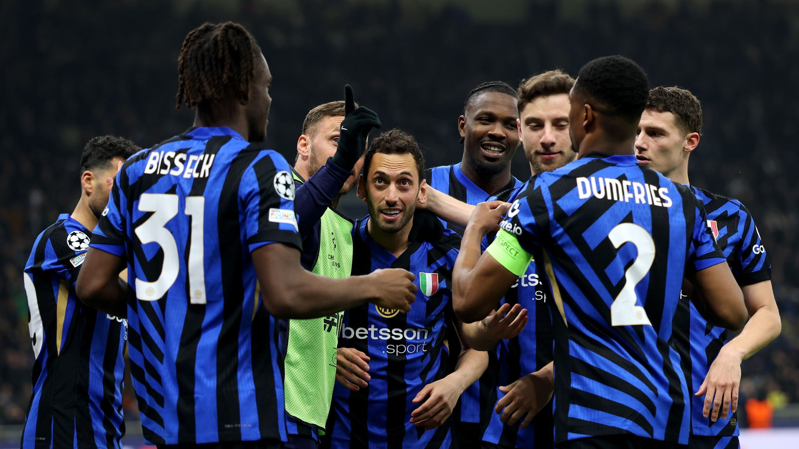 L'Inter batte il Feyenoord 2-1 e si qualifica ai quarti, ora il Bayern ...
