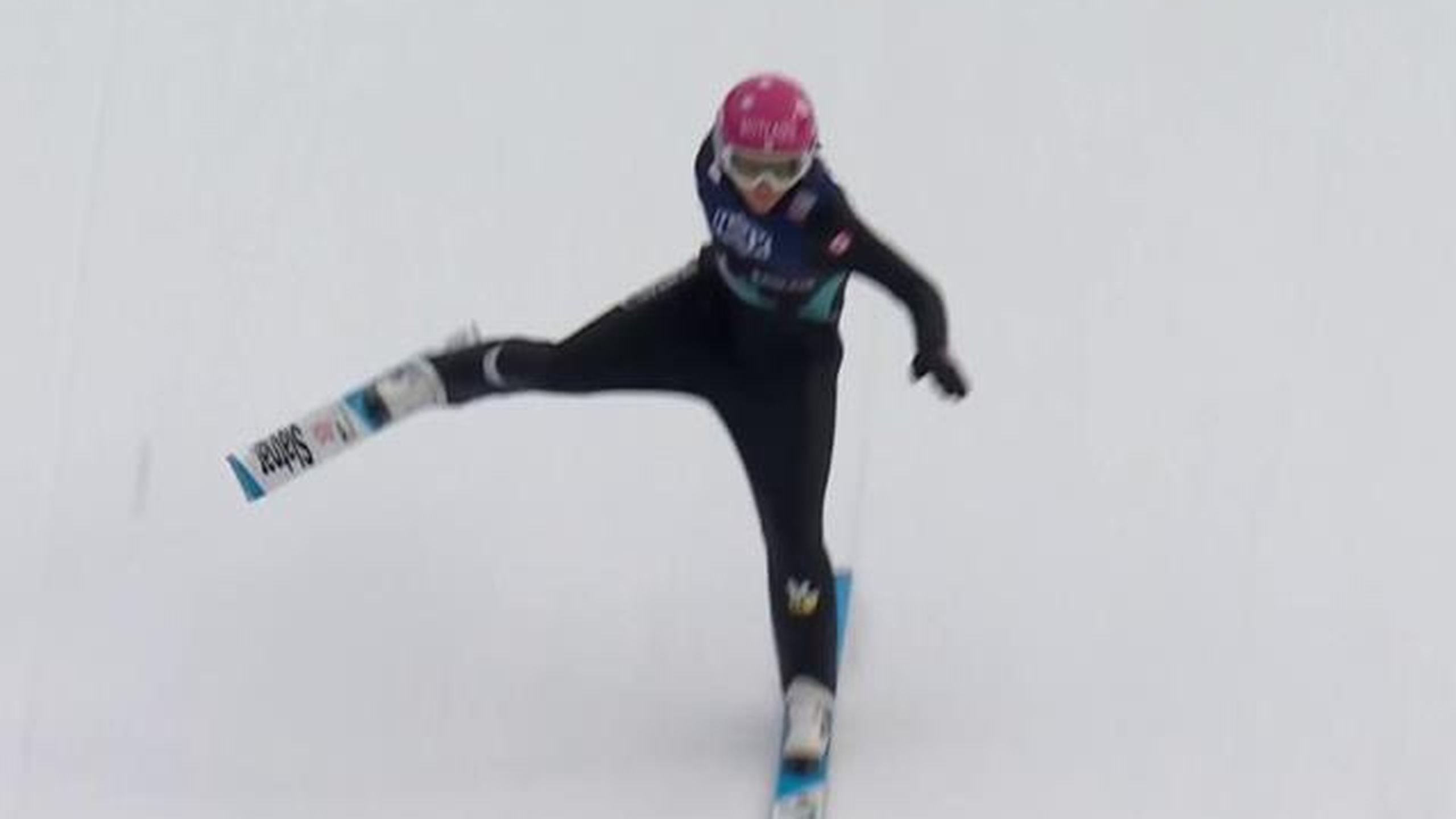 Skoki narciarskie Vikersund 2025. Abigail Strate lądowała na jednej ...