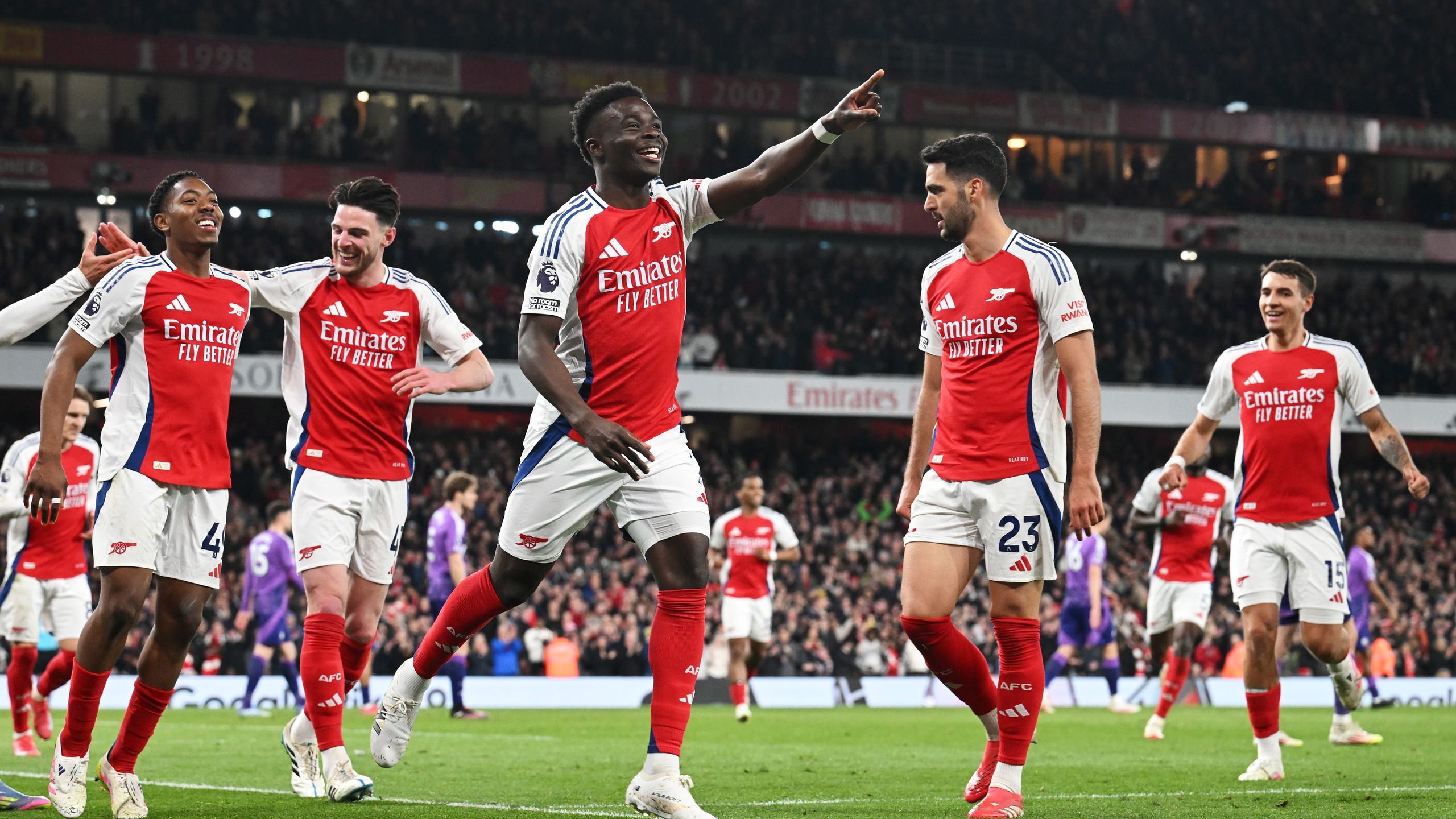 Premier League | Arsenal bat Fulham, Bukayo Saka marque pour son retour ...