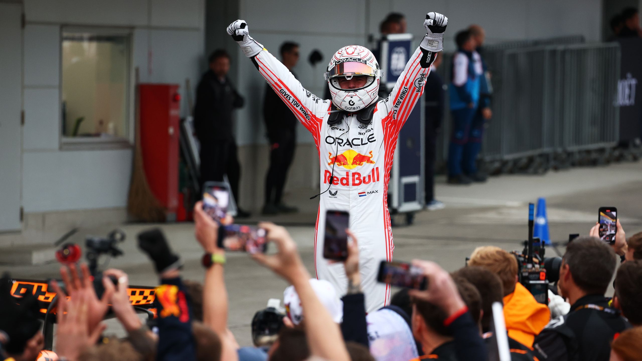 GP du Japon - Max Verstappen dompte les McLaren et signe sa première ...