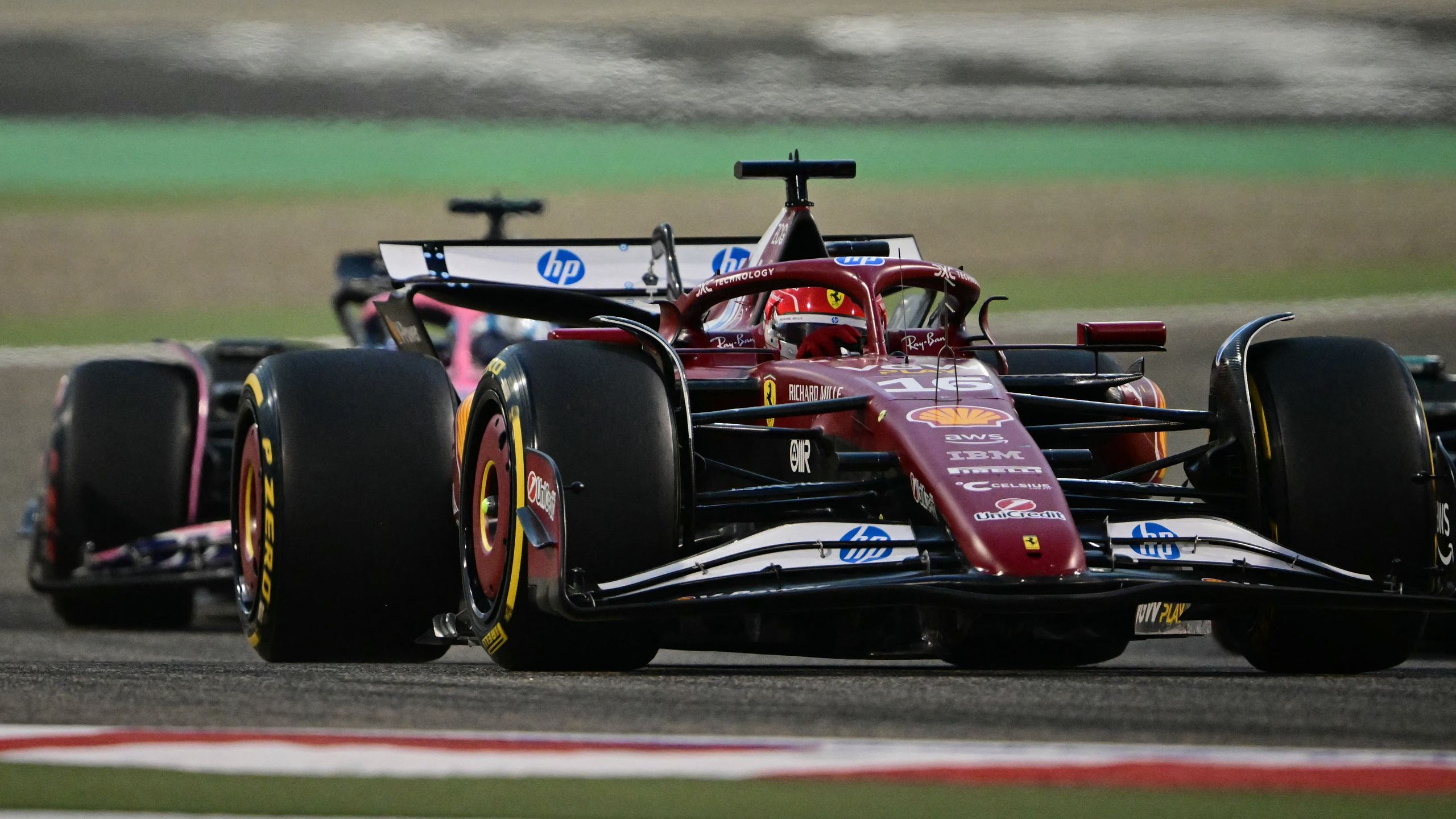 Leclerc a un passo dal primo podio Ferrari: in Bahrain trionfa Piastri ...