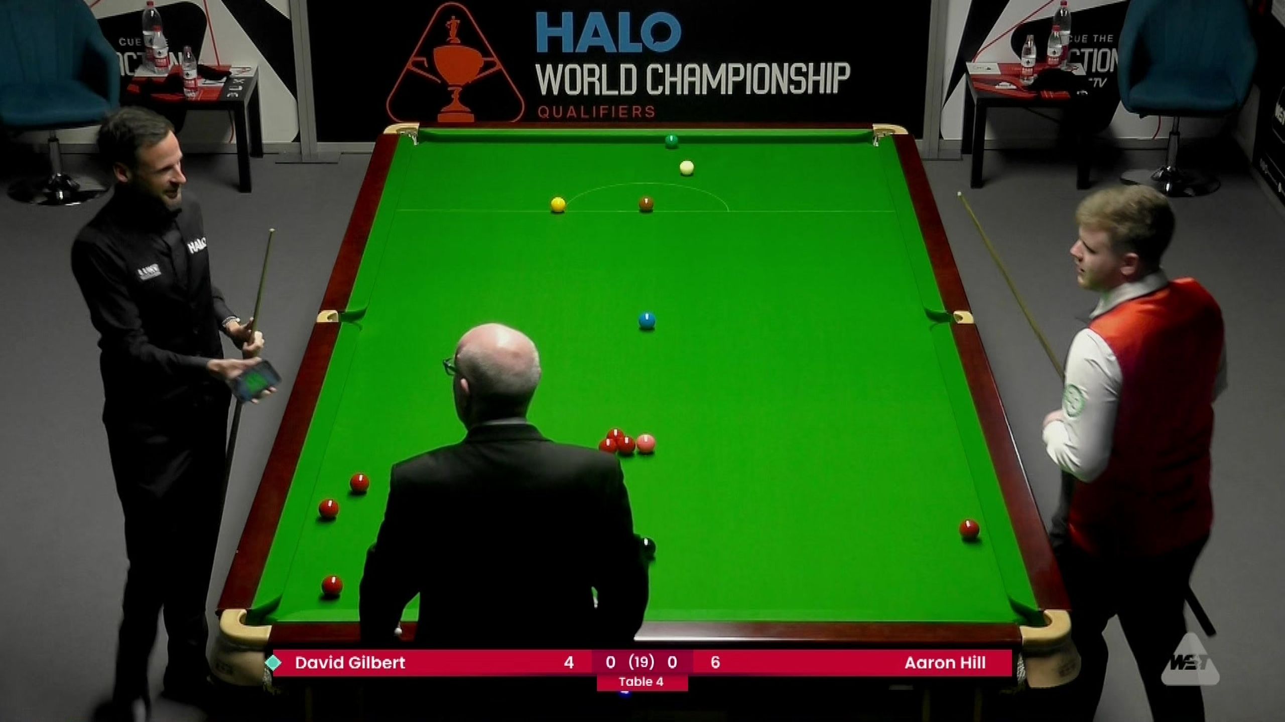 Snooker - World Championship - Qualif - Clips - Referee uses a fan's ...
