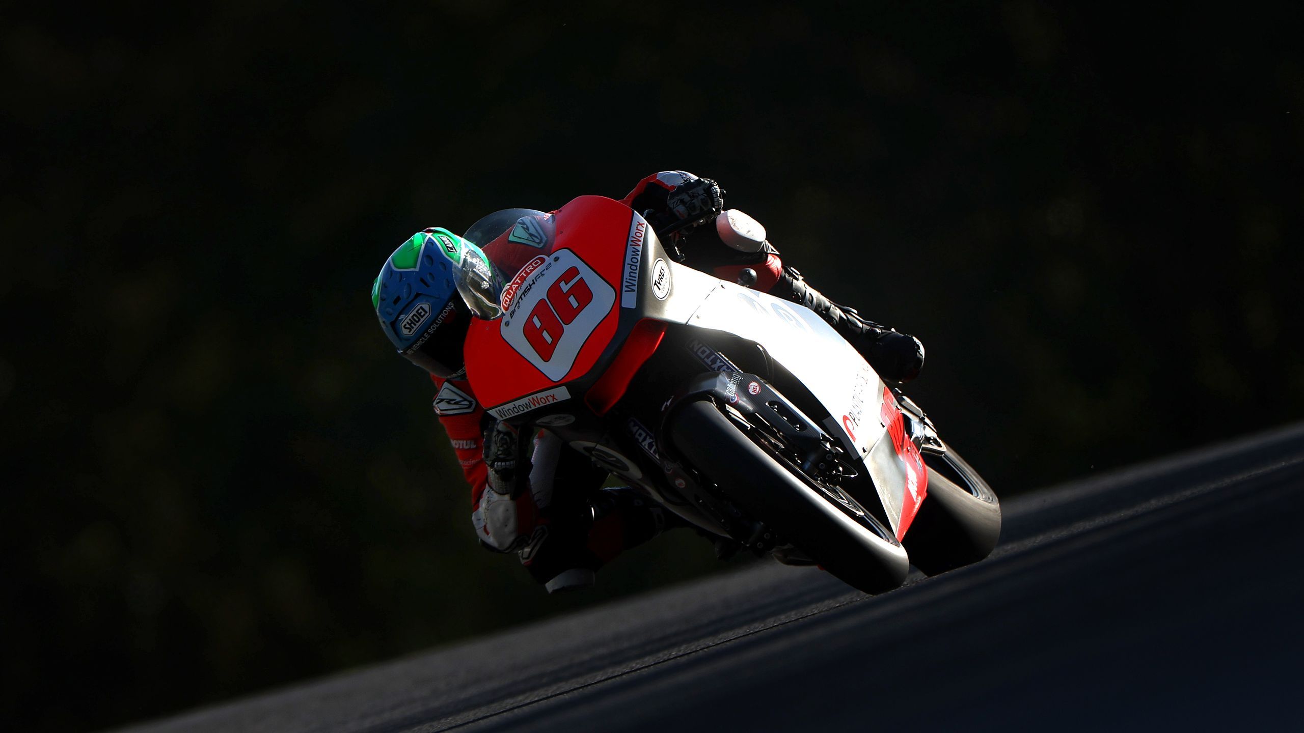 Terribile incidente nella Superbike britannica: Shane Richardson e Owen ...