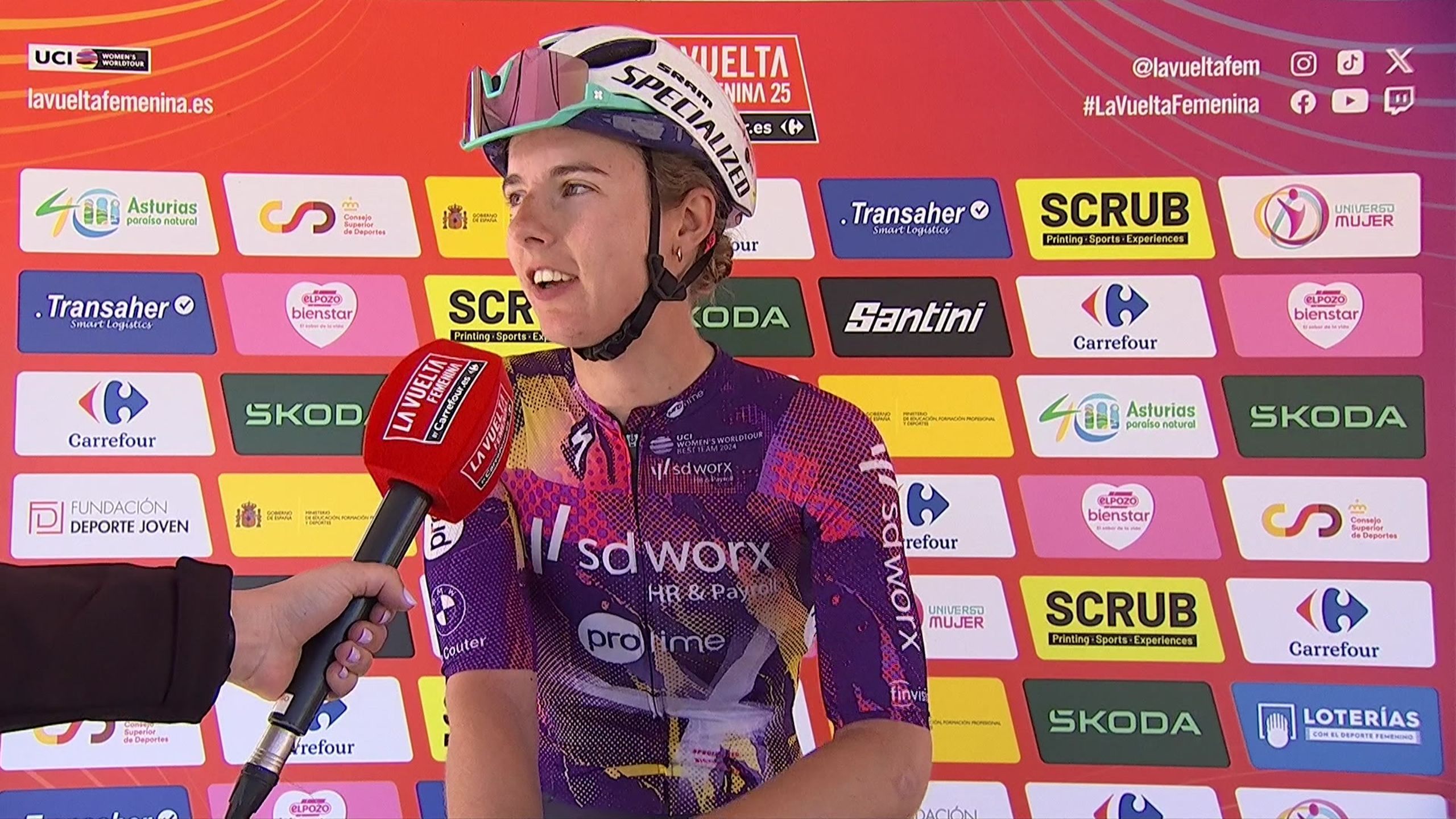Het interview met winnares Femke Gerritse van etappe 3 Vuelta Femenina ...