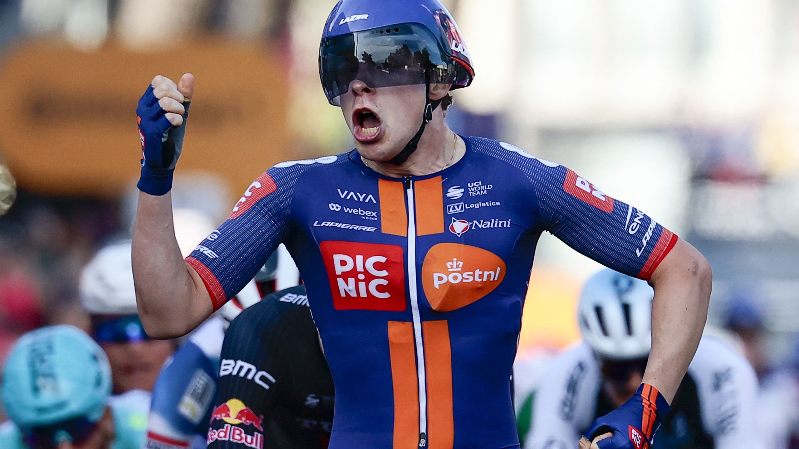 Karsten Kroon onder de indruk van helikopterbeelden winnende sprint ...