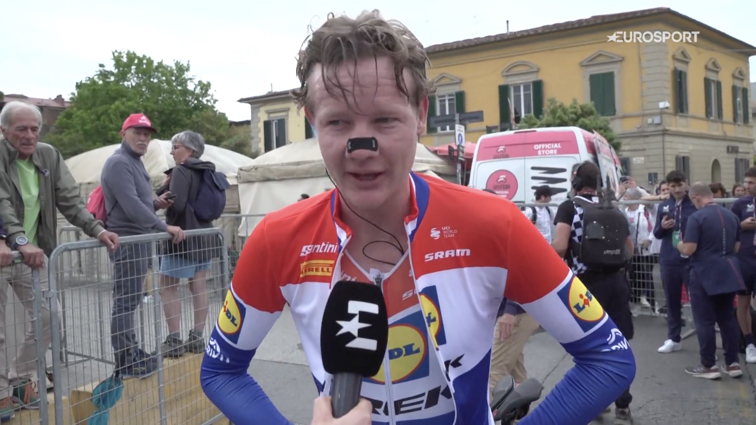 Daan Hoole pakt prachtige ritzege in tweede tijdrit Giro d'Italia ...