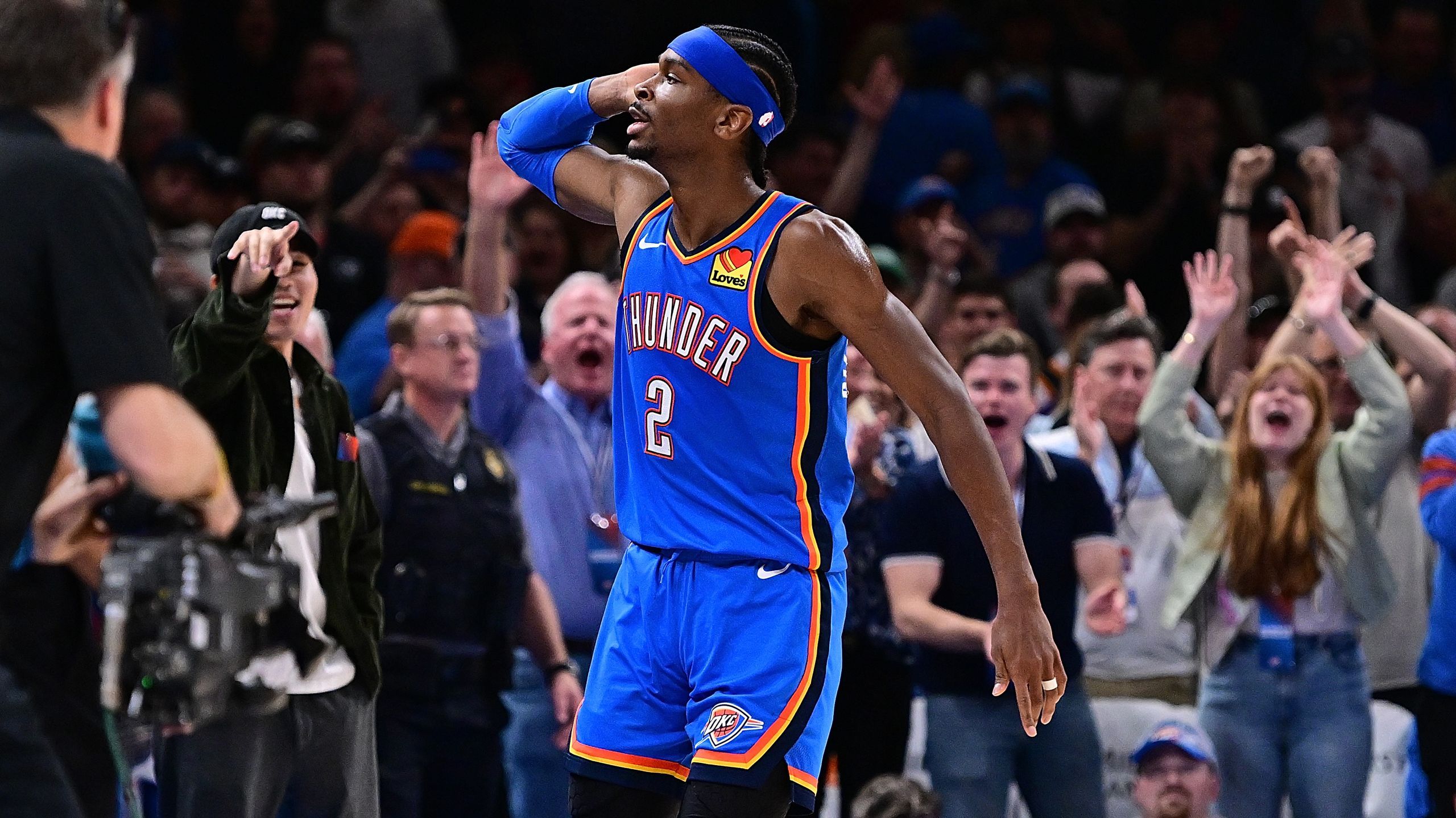 Shai Gilgeous-Alexander célèbre son MVP en dominant les Minnesota Wolves, le Oklahoma City ...