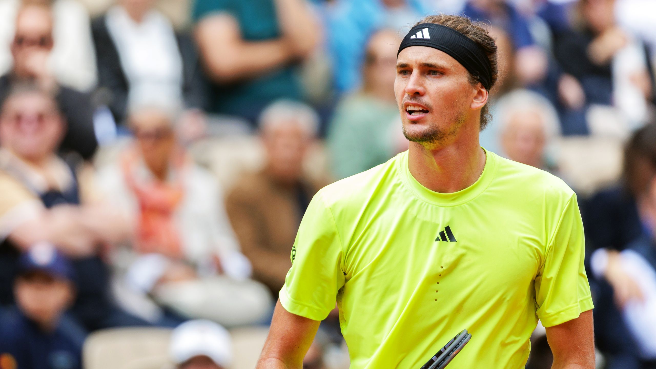French Open: Alexander Zverev geht mit Safin-Swag und Siegerlächeln in ...