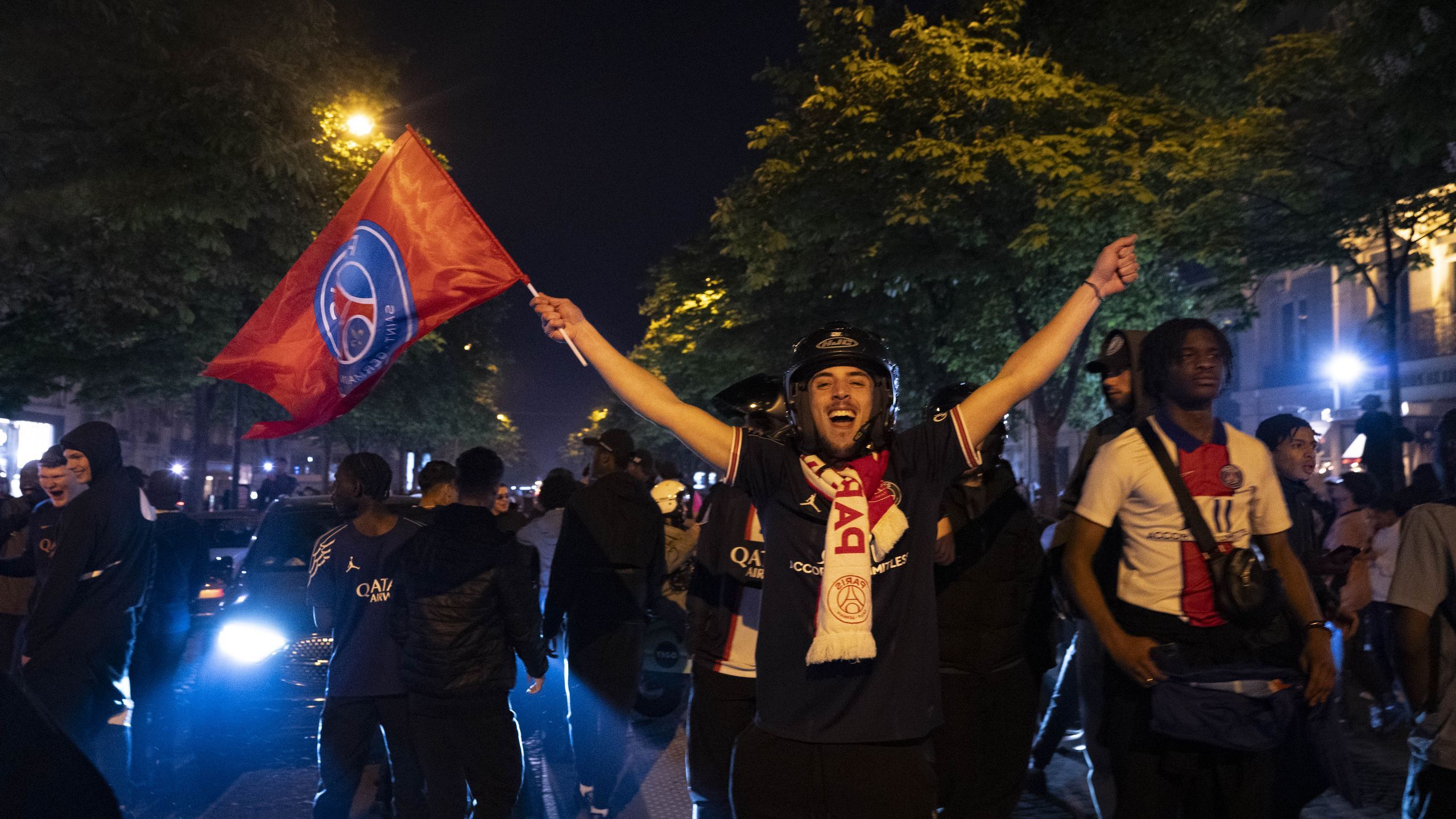 Ligue des champions - Finale : Une parade sur les Champs-Elysées en cas ...