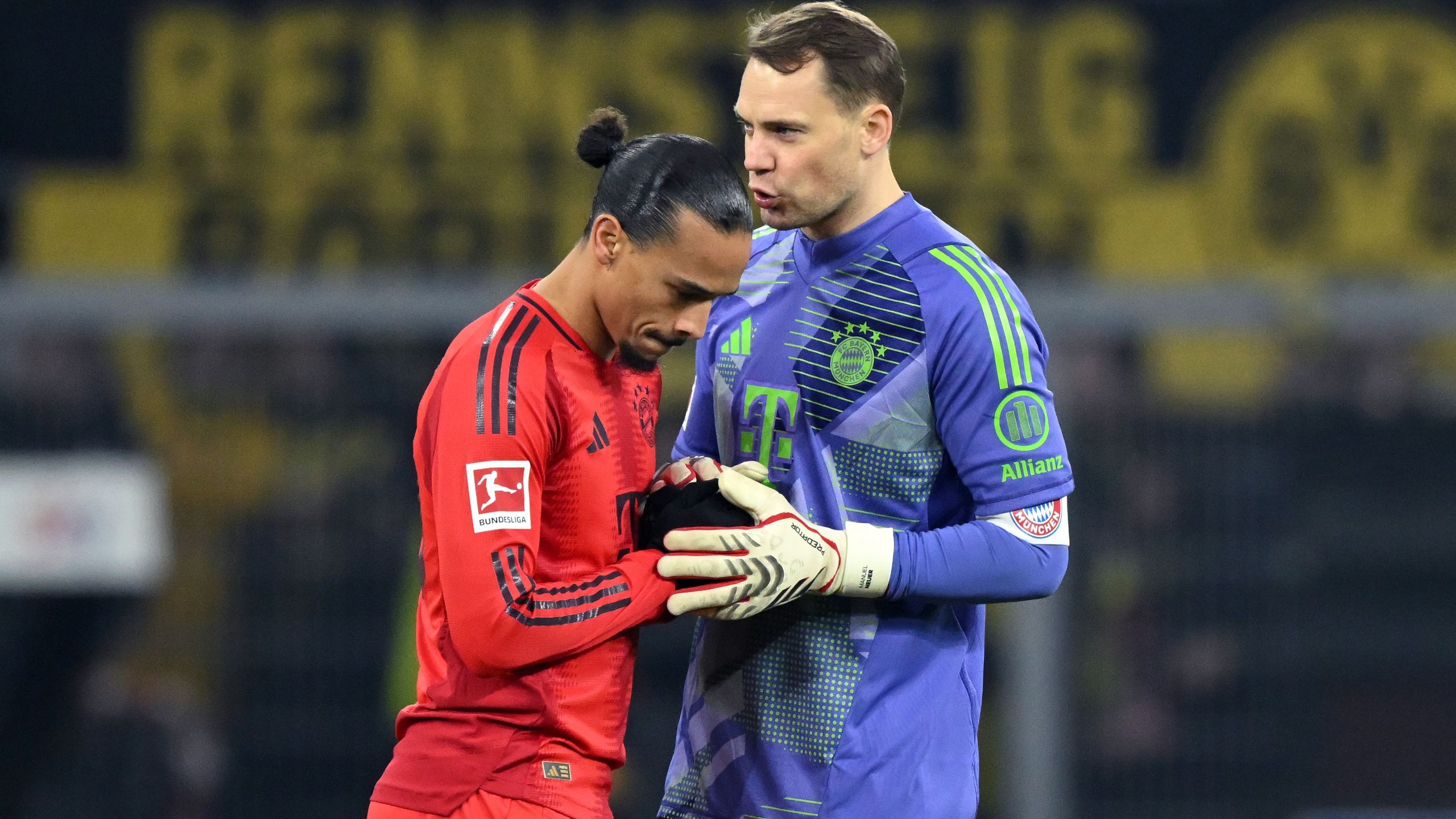 FC Bayern München - Manuel Neuer bedauert Abschied von Teamkollege ...