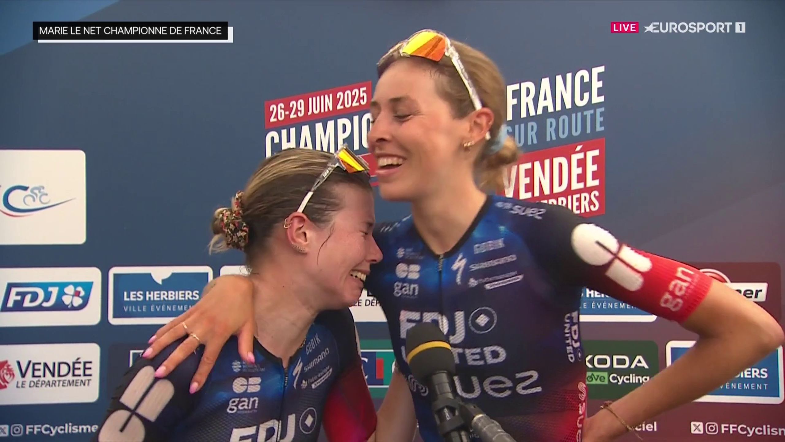 Championnats de France - Course élite femmes - Marie Le Net remercie ...