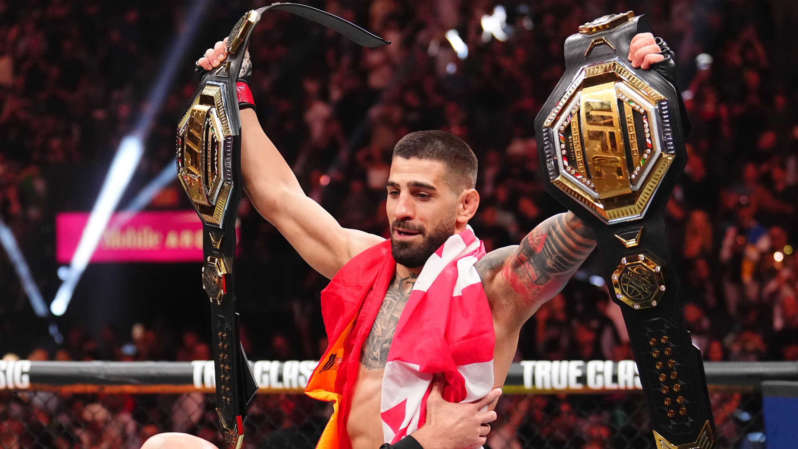 Ilia Topuria toca el techo de la UFC: Primer doble campeón invicto ...