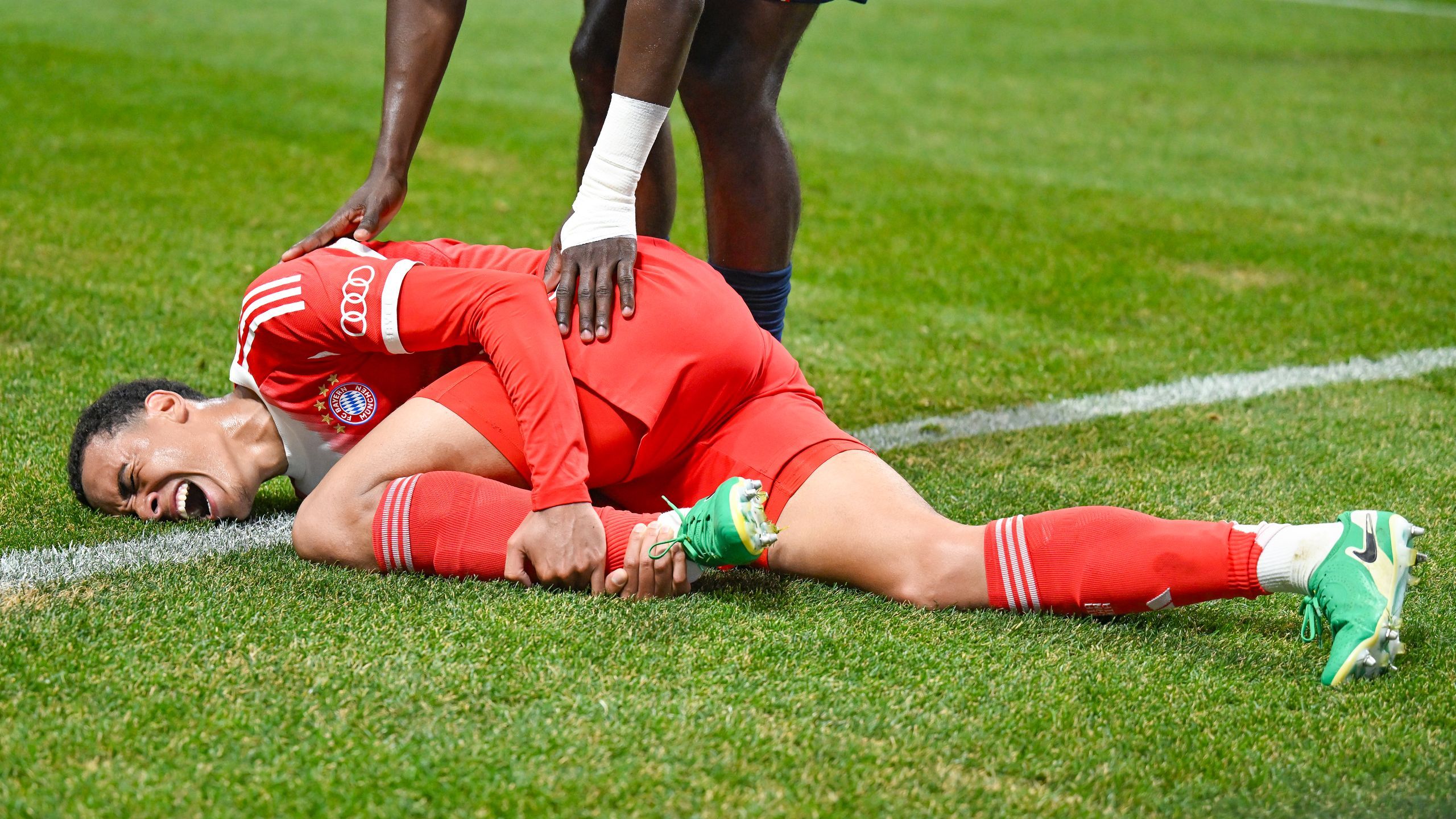 FC Bayern München unter Schock: Jamal Musiala zieht sich bei der Klub ...