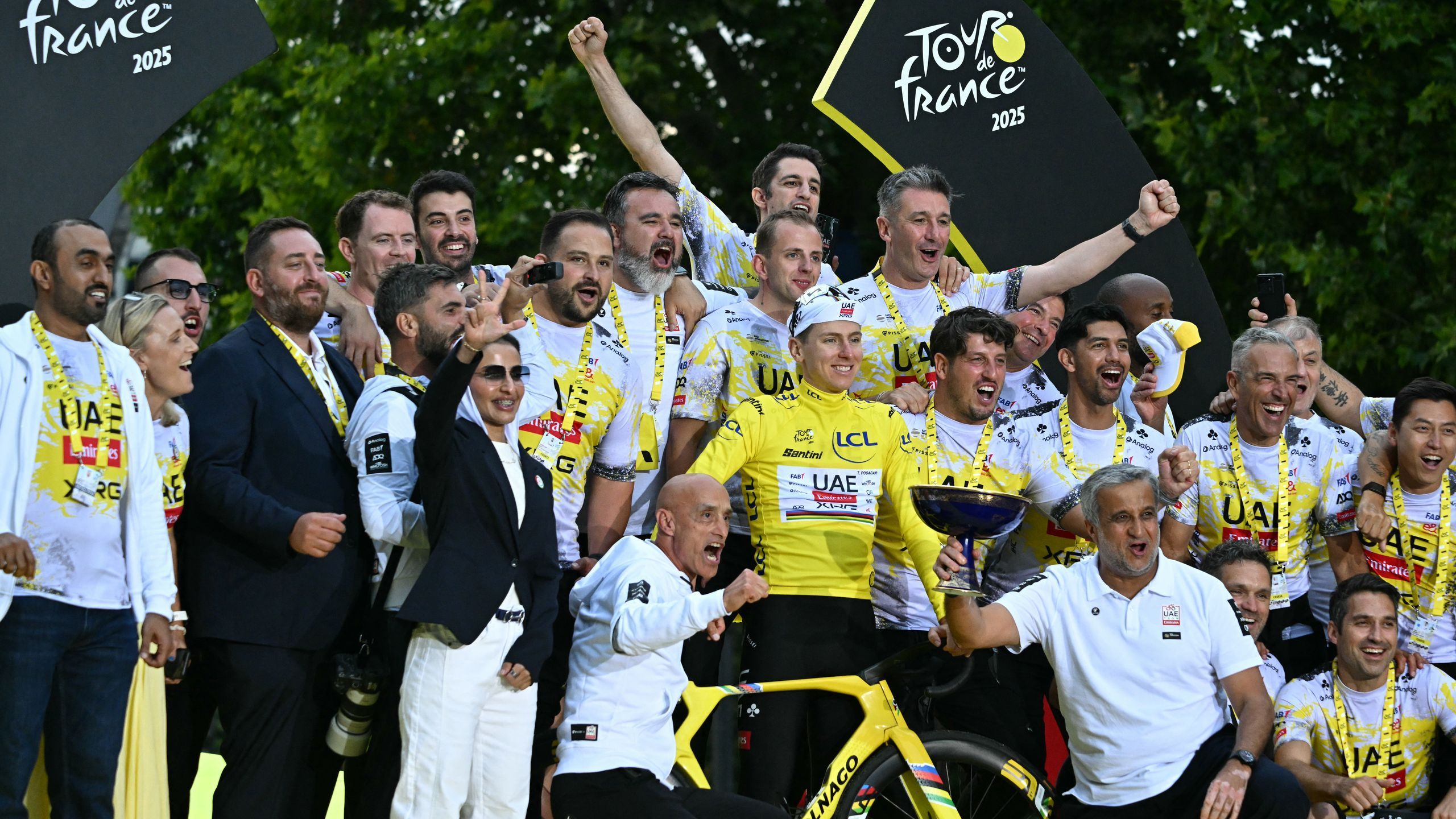 UAE Team Emirates XRG firma una temporada histórica con 15 generales ...