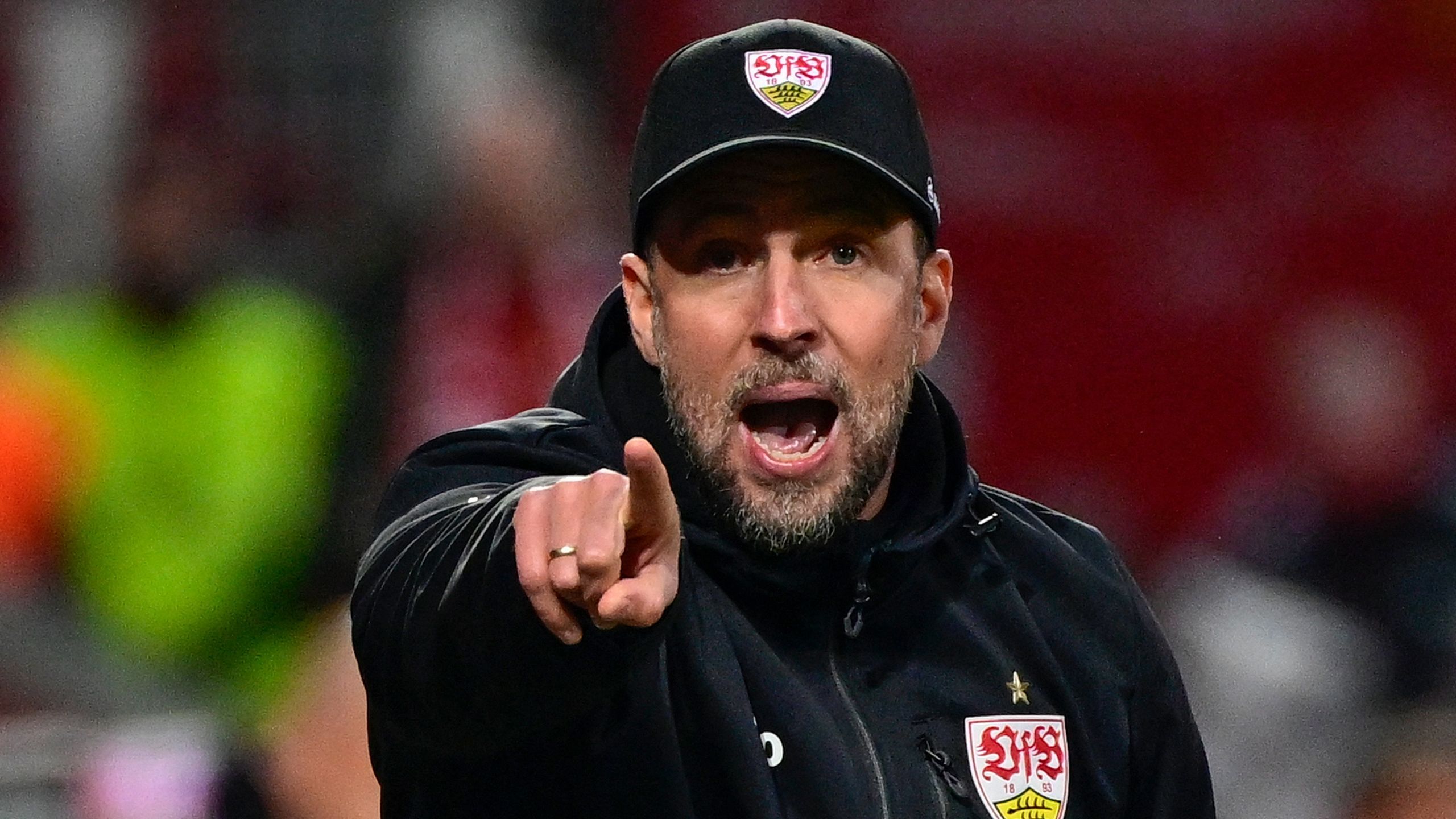 VfB Stuttgart: Trainer Sebastian Hoeneß ärgert sich nach verlorenem ...