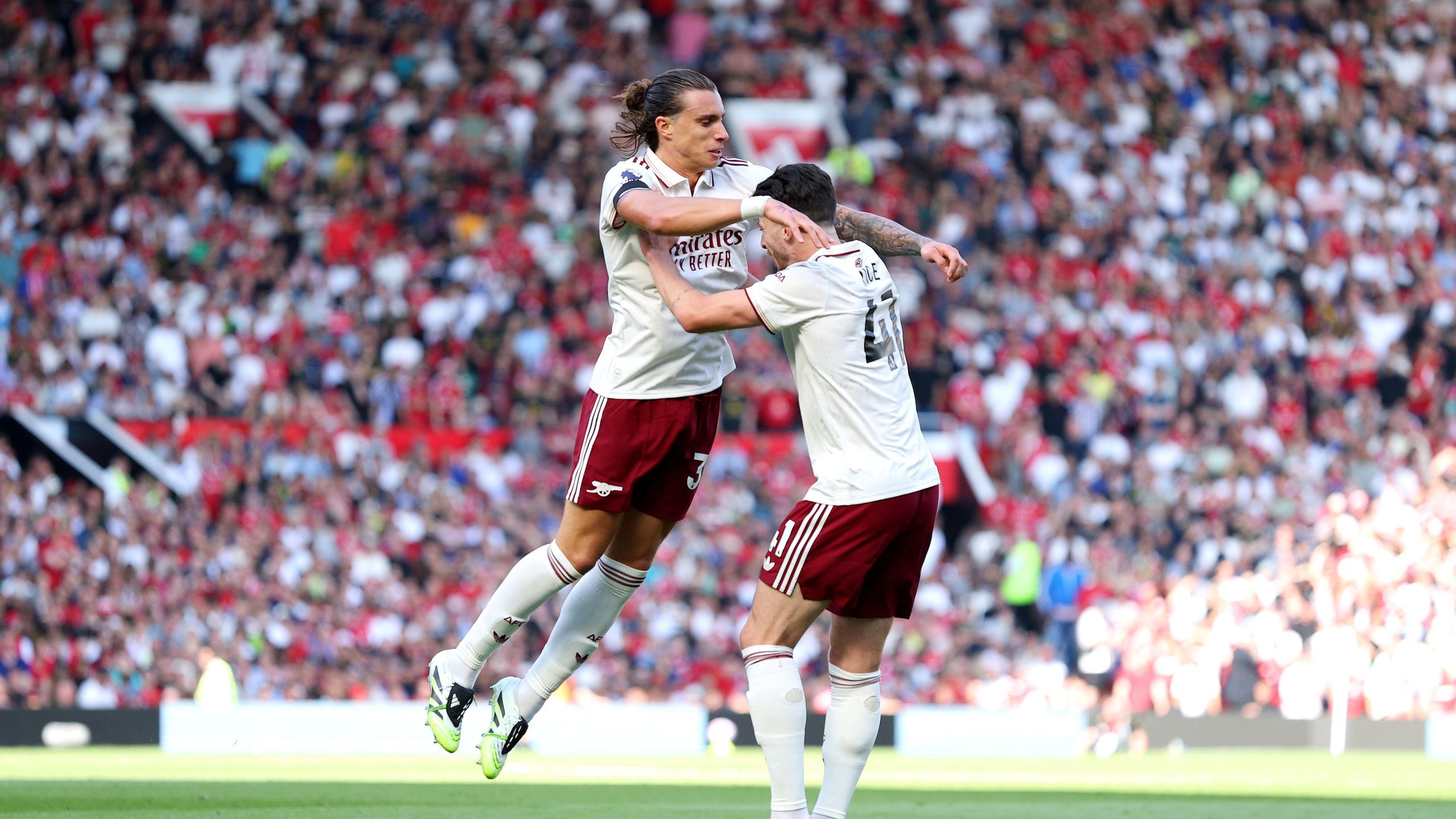 Premier League - Sans briller, Arsenal débute par une victoire à ...