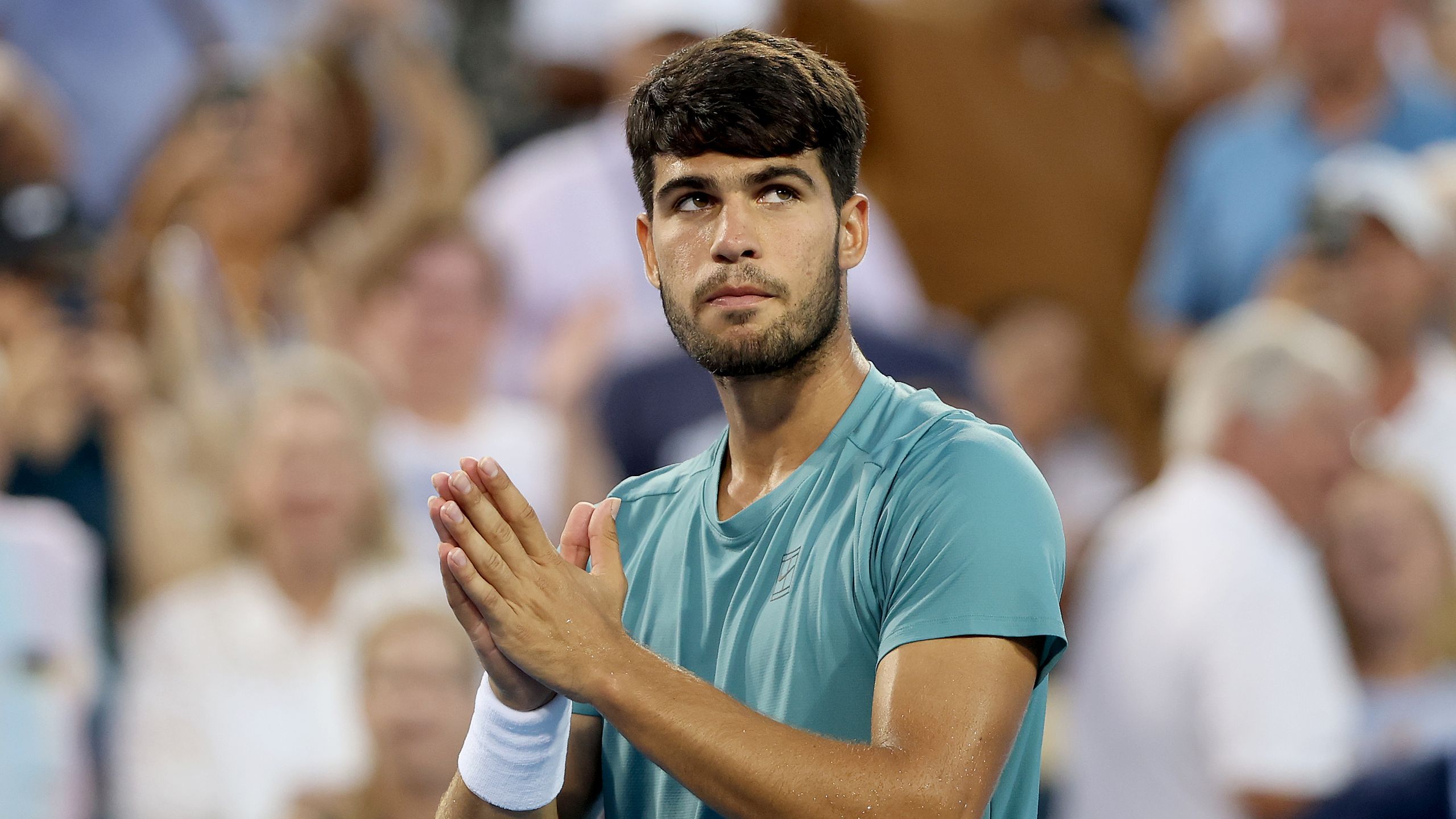 Jannik Sinner öt játék után feladta a cincinnati döntőt, Carlos Alcaraz ...