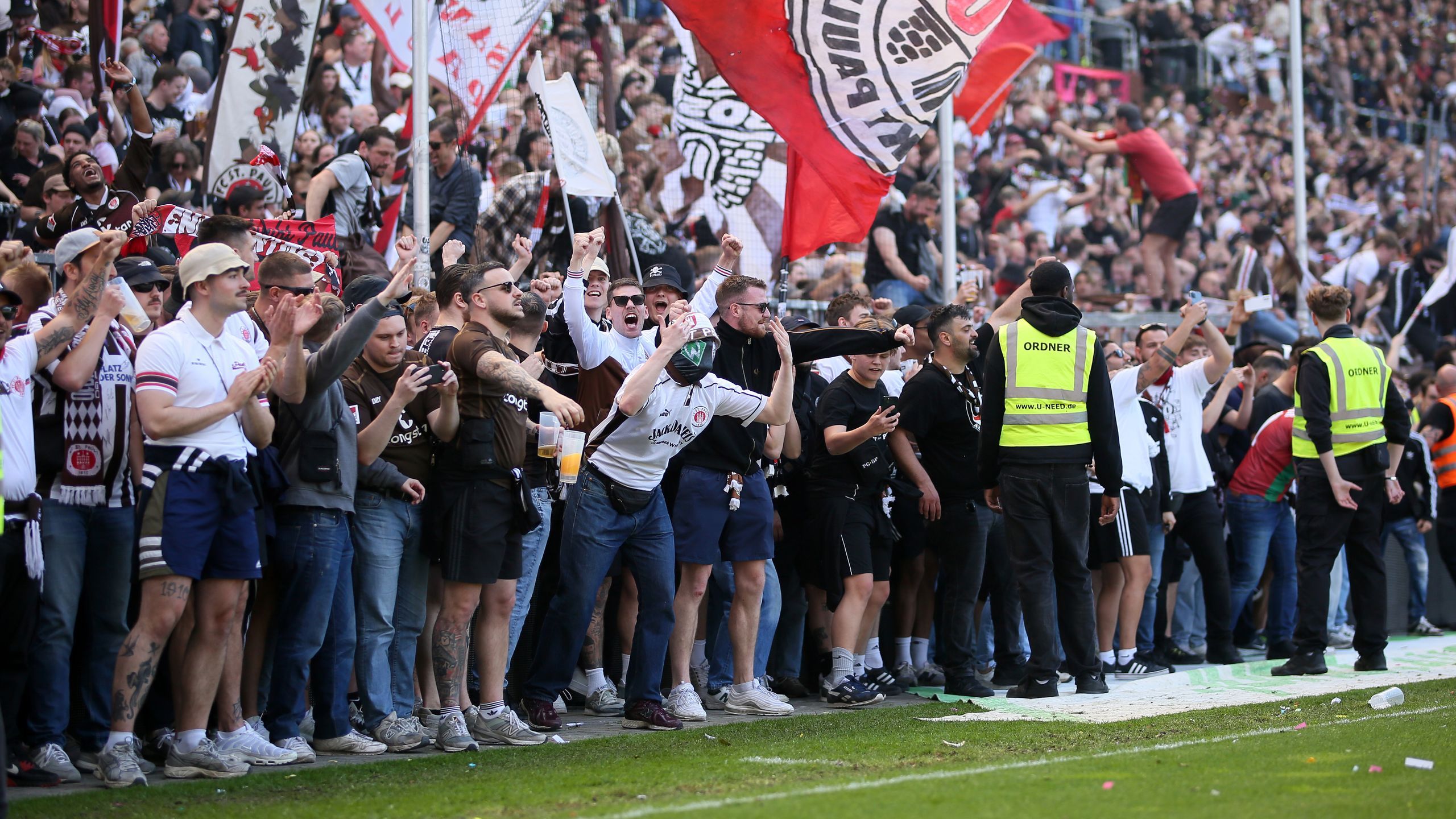 Erstes Bundesliga-Stadtderby seit 14 Jahren zwischen dem HSV und St ...
