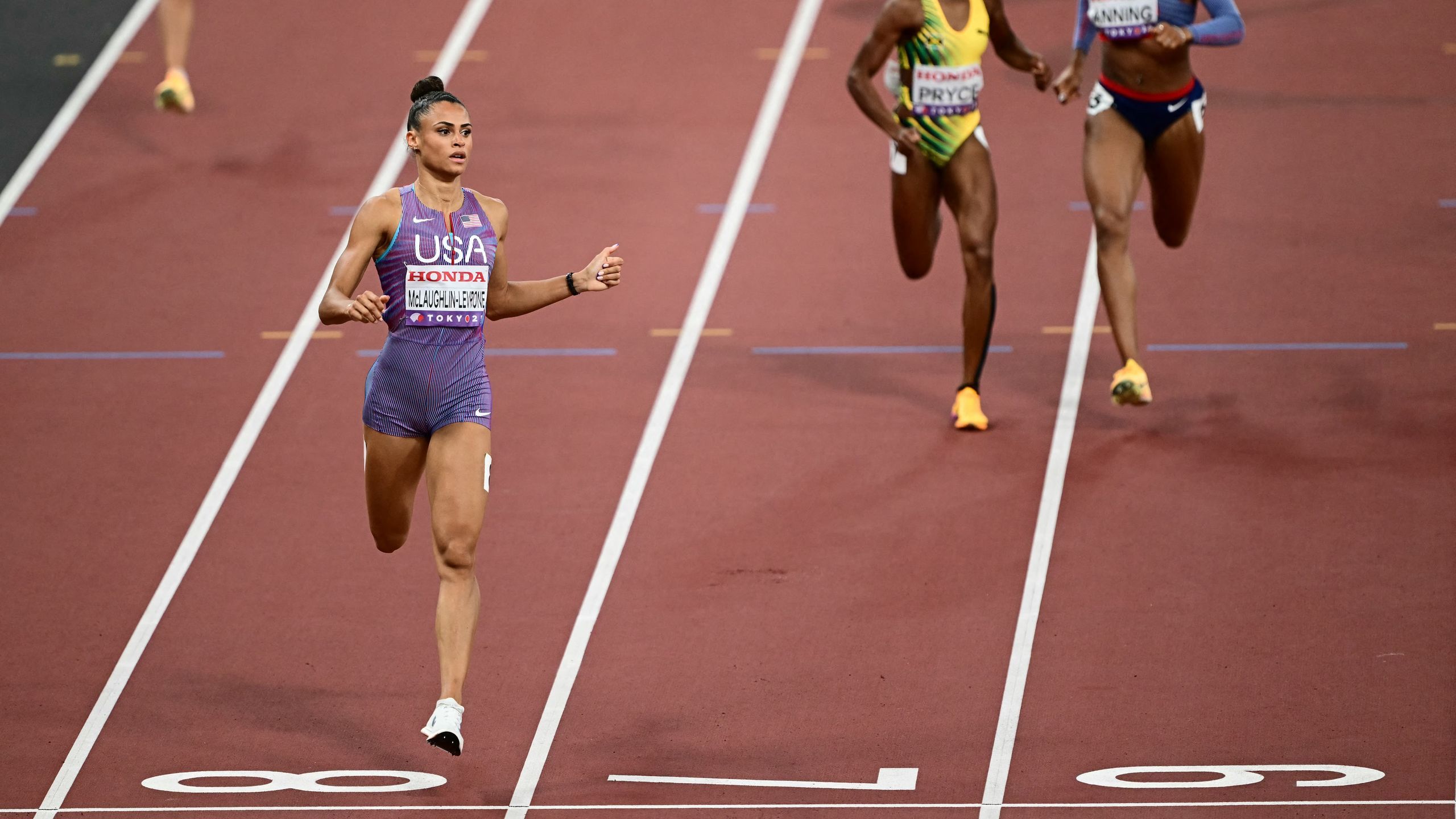 Mundiales Tokio 2025 | McLaughlin firma una marcianada en las ...
