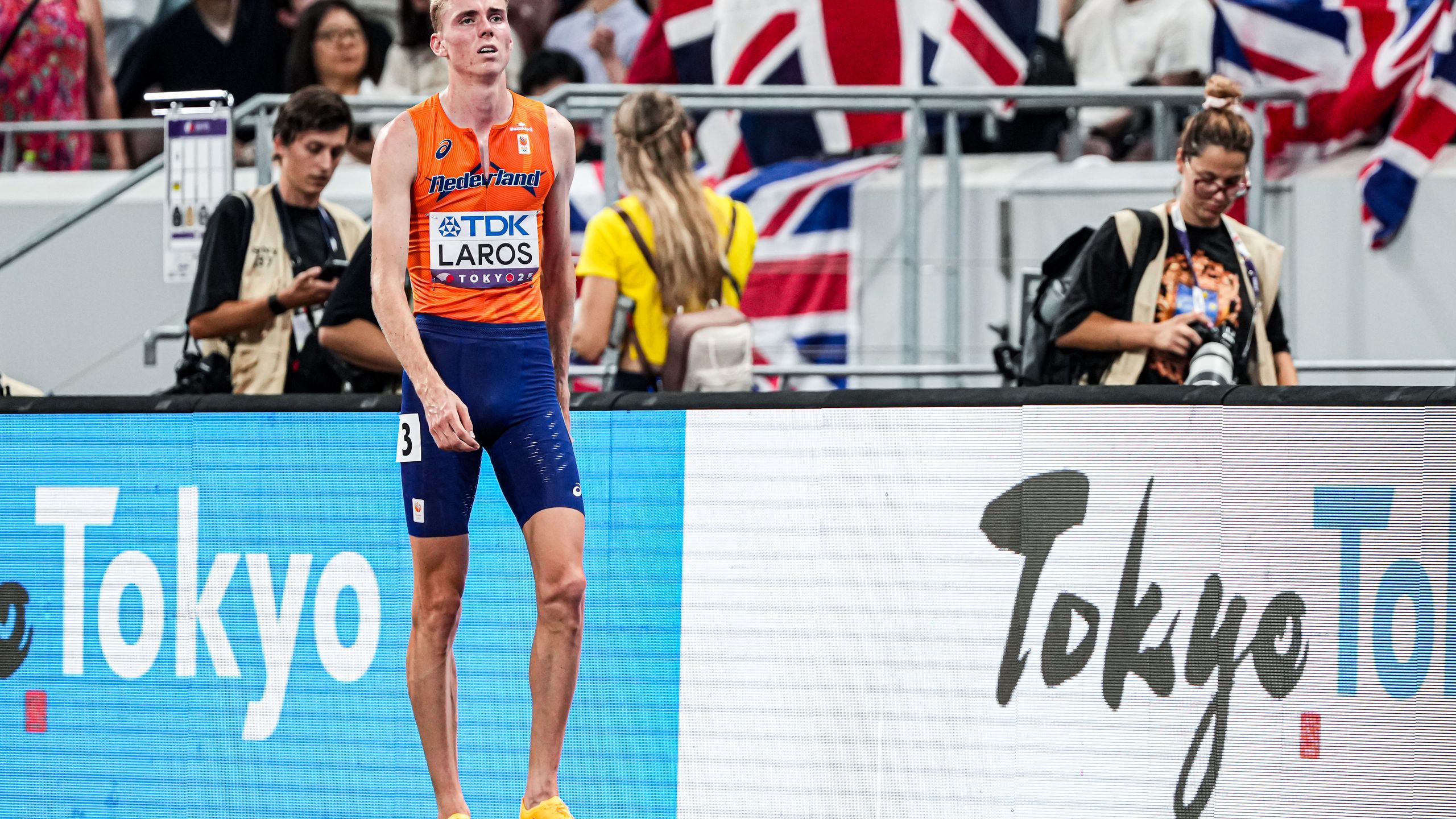 Niels Laros zit compleet stuk na vijfde plek bij 1500 meter op WK ...