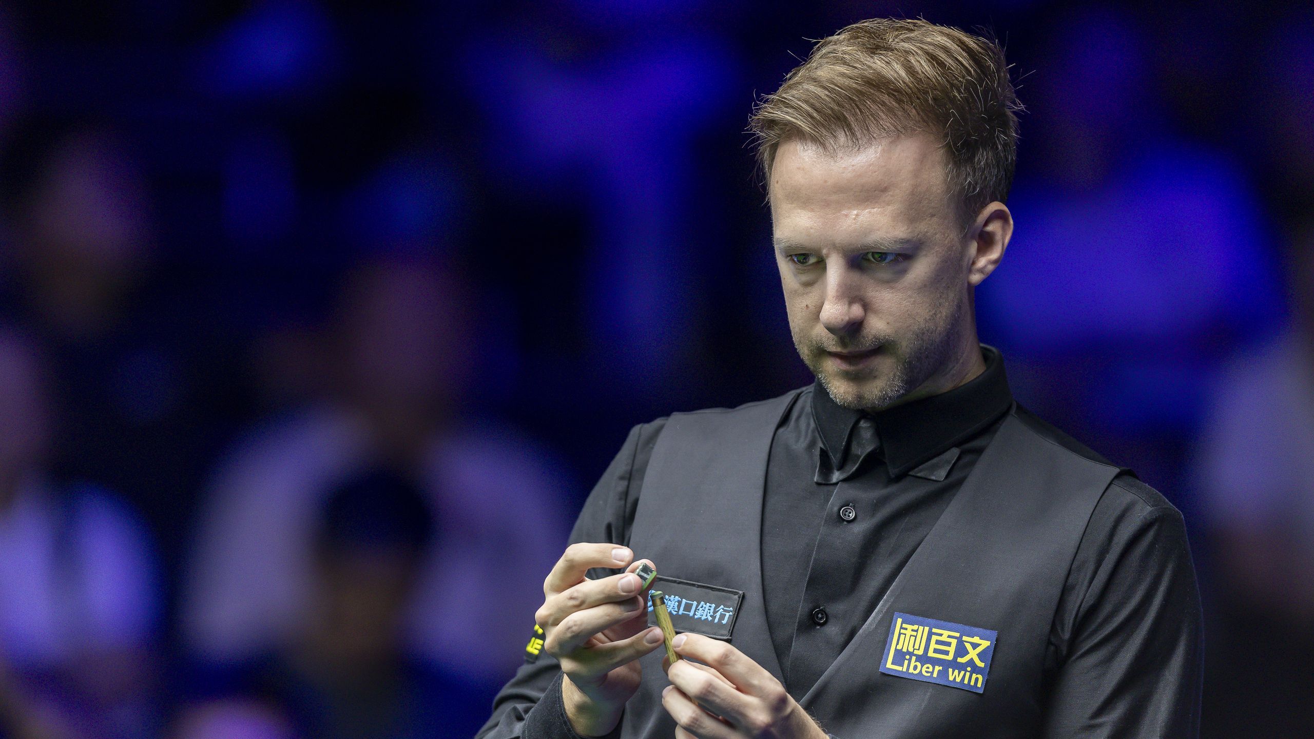 English Open 2025: Judd Trump besiegt Sijun Yuan nach Rückstand mit 4:1 ...