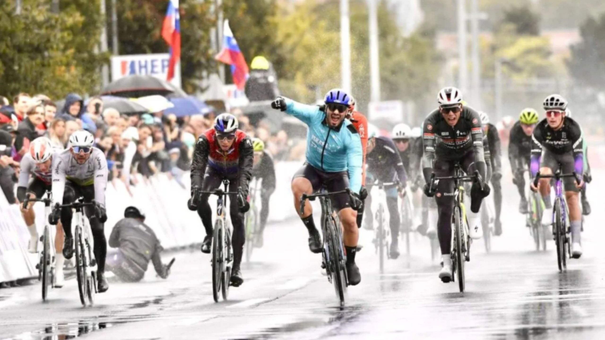 Michał Kwiatkowski trzecim kolarzem klasyfikacji generalnej. Brandon ...